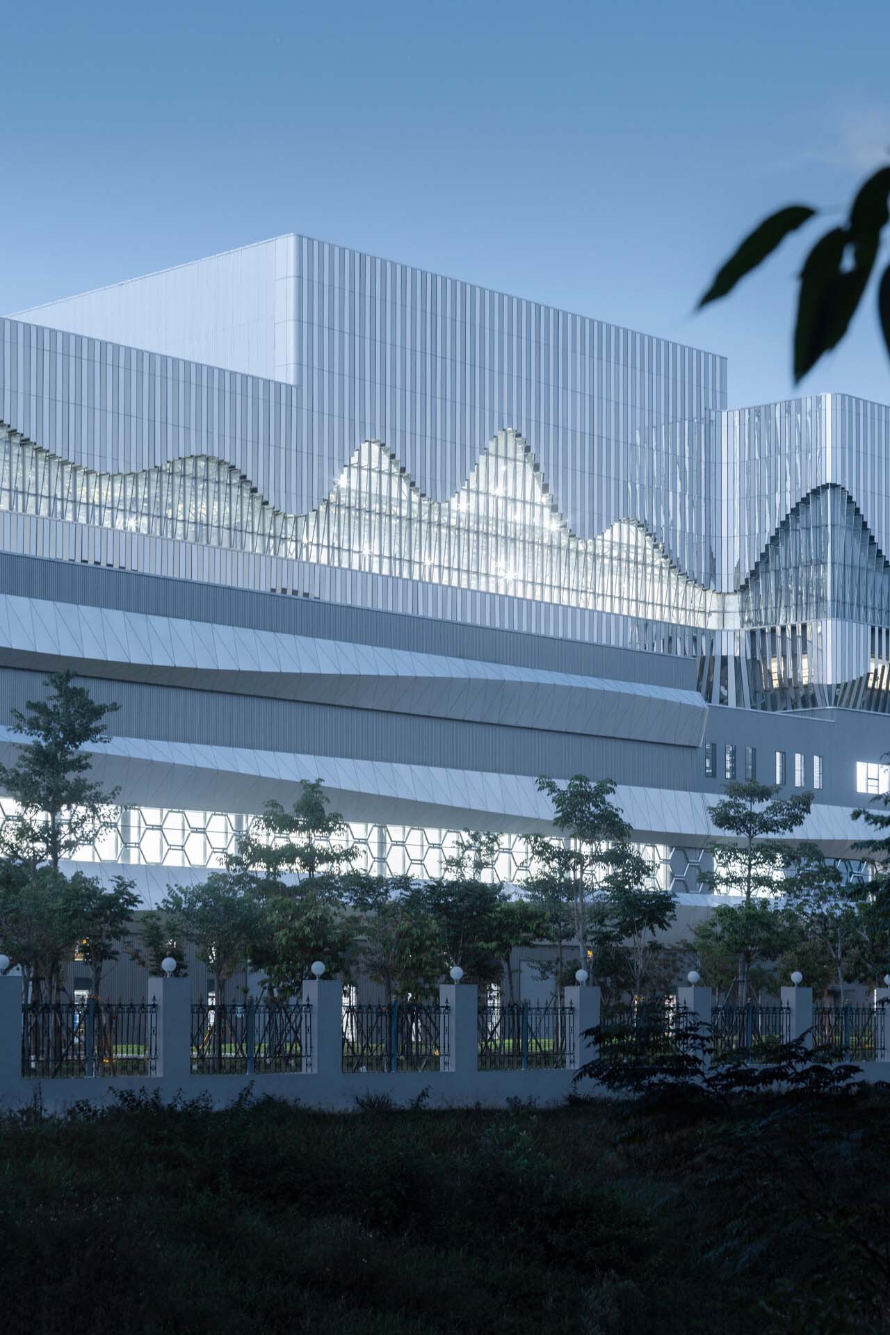 Gallery of Nanning Shuangding Waste-to-Energy Power Plant / UUA (United ...