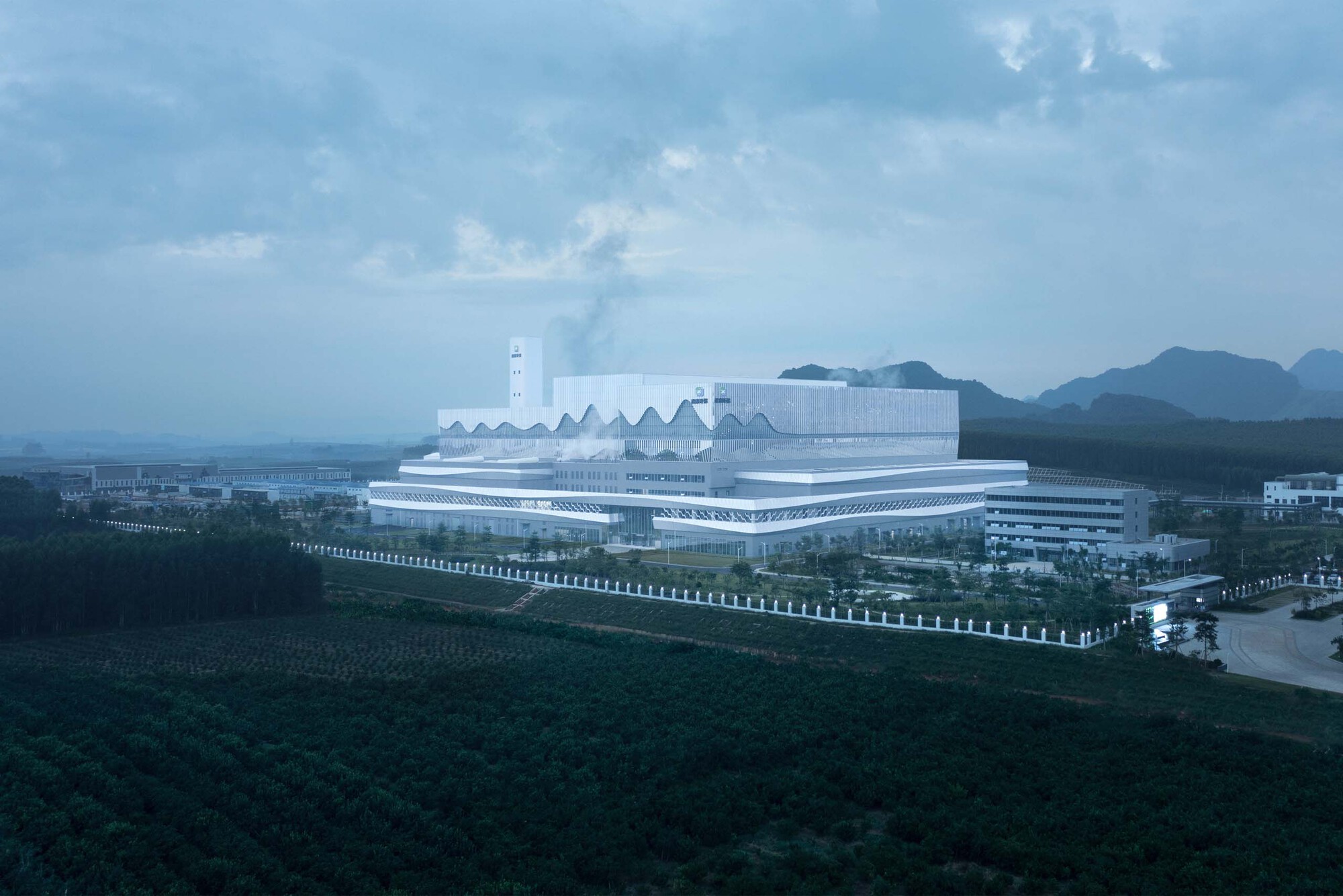 Gallery of Nanning Shuangding Waste-to-Energy Power Plant / UUA (United ...