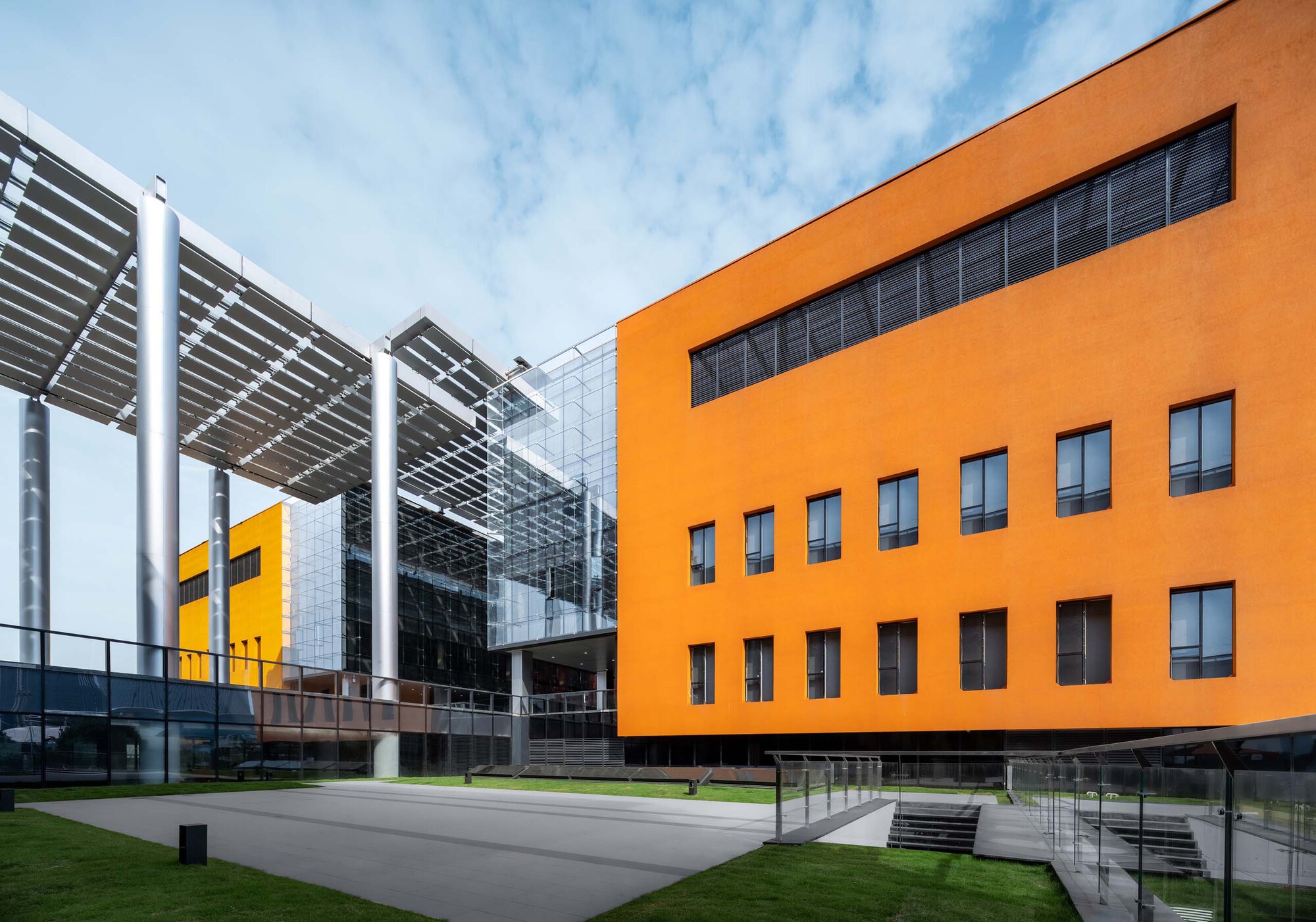 Gallery of Hunan Broadcasting System Program Production Centre / HPP ...