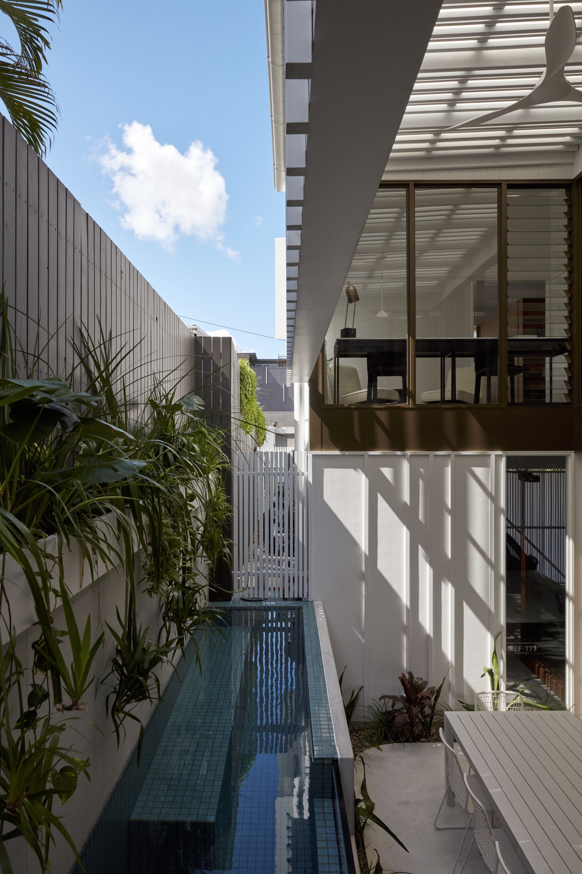 Gallery of SAOIR House / refresh*design - 14