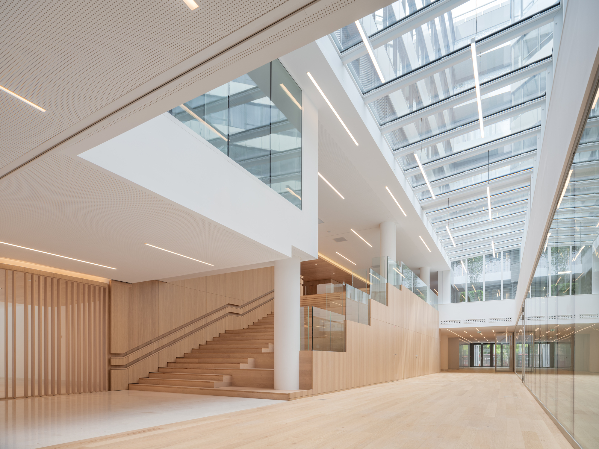 Gallery of Issy Coeur de Ville Apartments / Valode & Pistre - 5