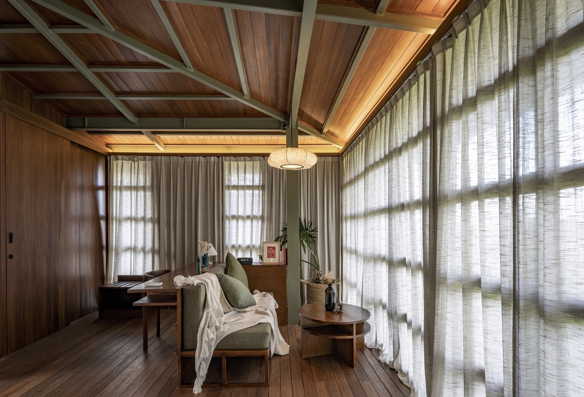 Gallery of Treehouse Studio / Stilt Studios - 11