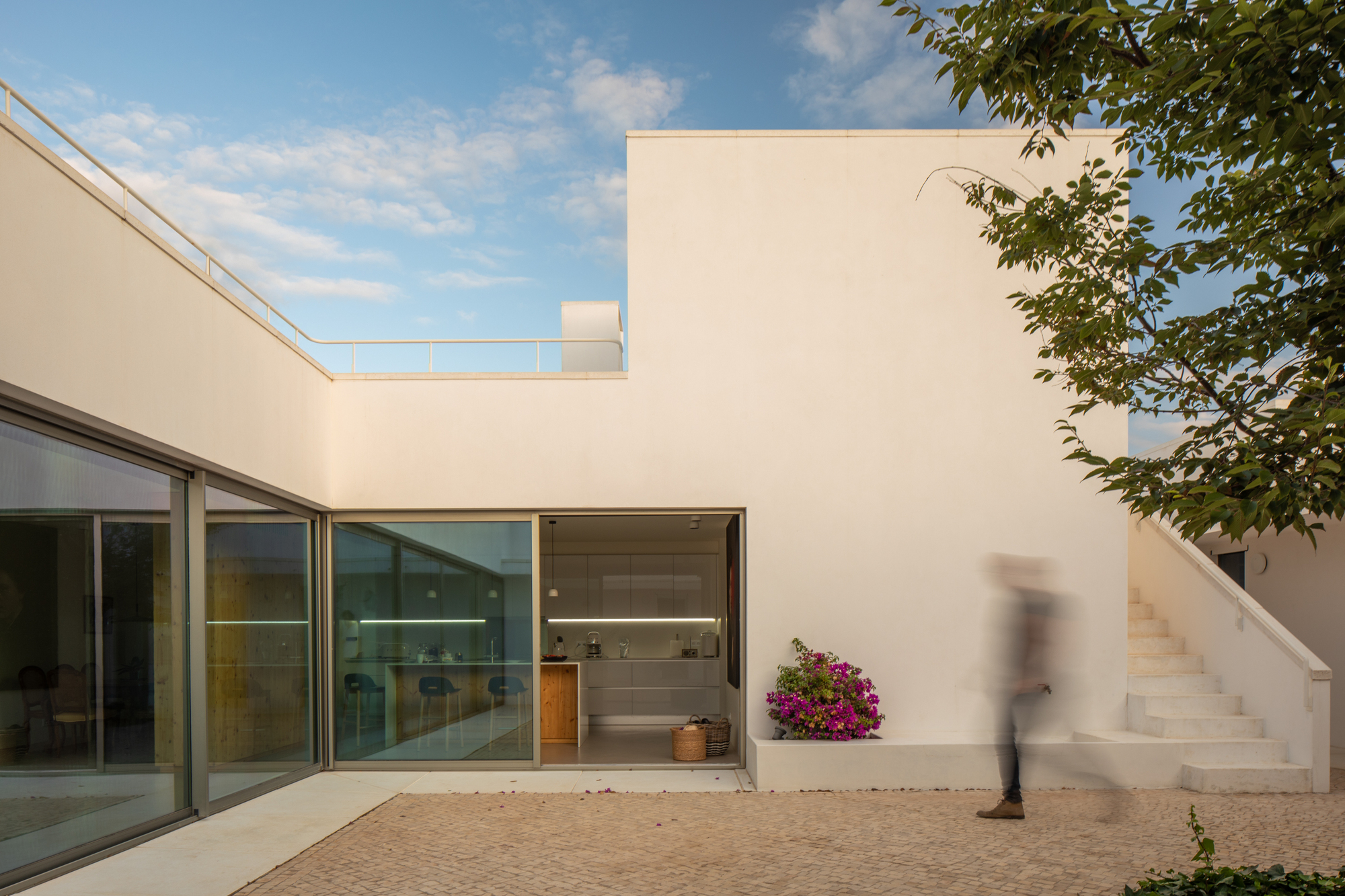 Gallery of Courtyard House / cal30.arquitectos - 7