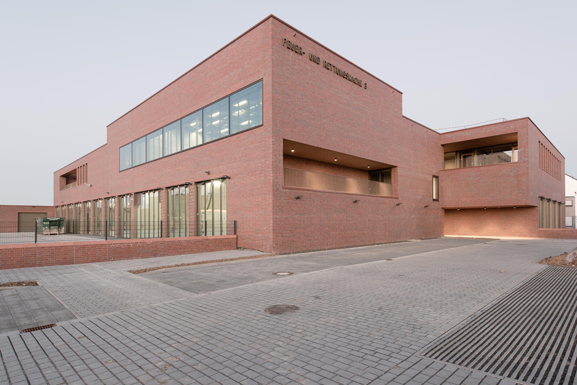 Gallery of Fire and Rescue Station Wiesbaden-Igstadt / Bayer & Strobel ...
