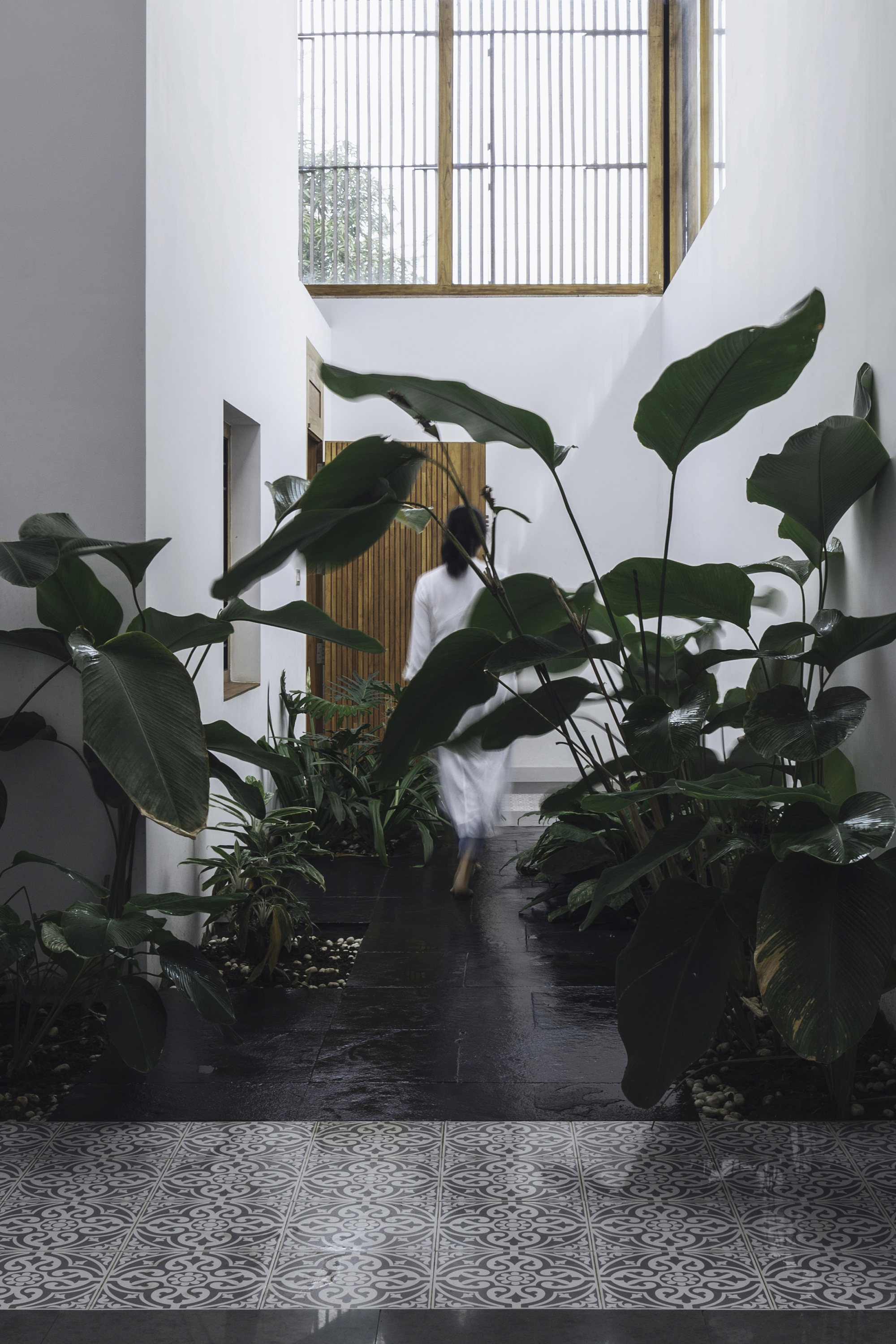 Gallery of Wrapped Light House / Monsoon Projects - 7