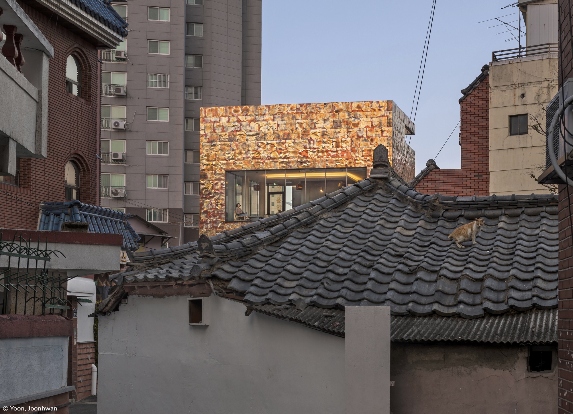 Galeria de Loja de Bairro NOXON / On Architects Inc. - 15