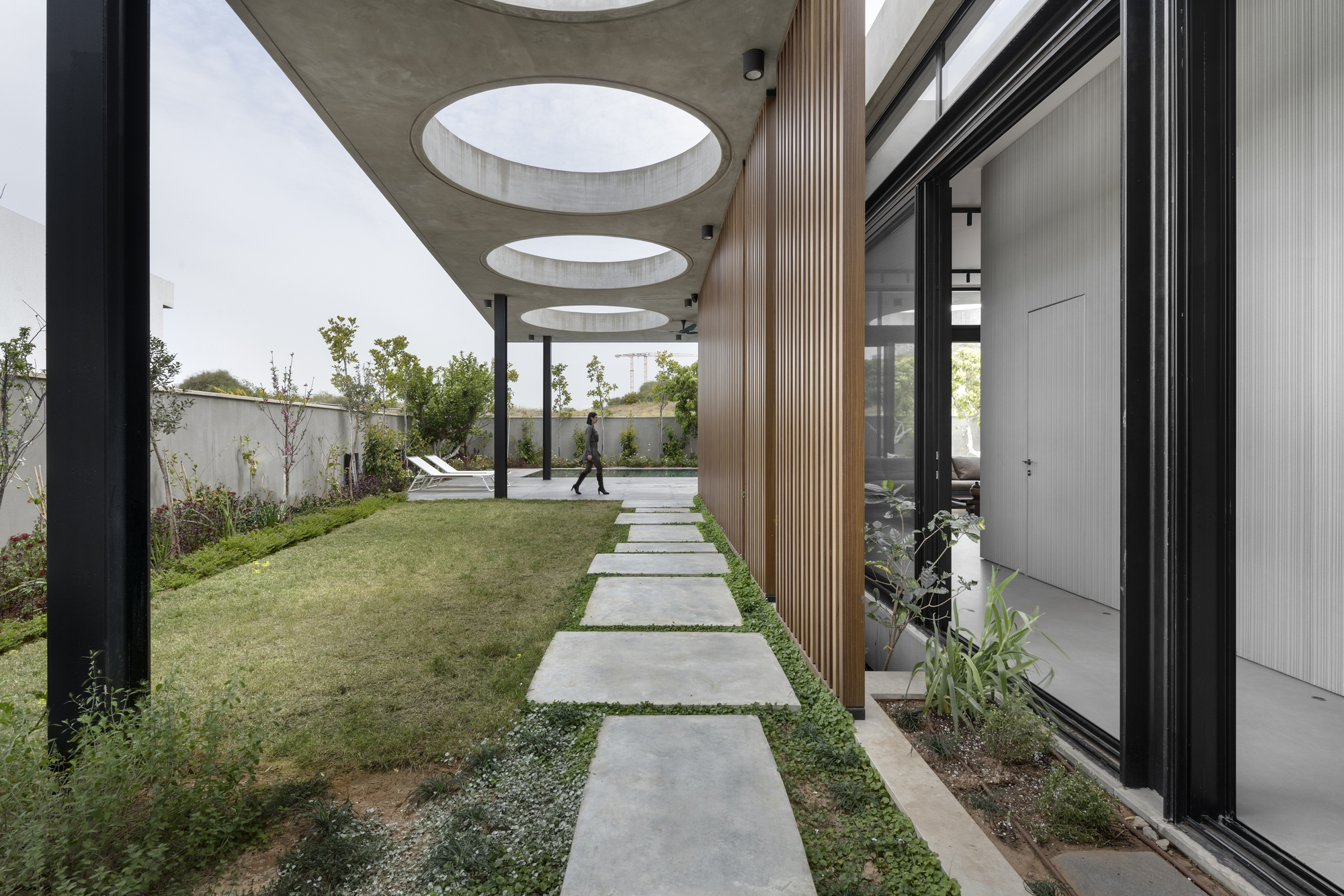 Gallery of Laid House / Dan and Hila Israelevitz Architects - 14