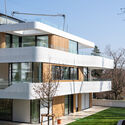 Schlosspark Residential Building / puk architekten | ArchDaily