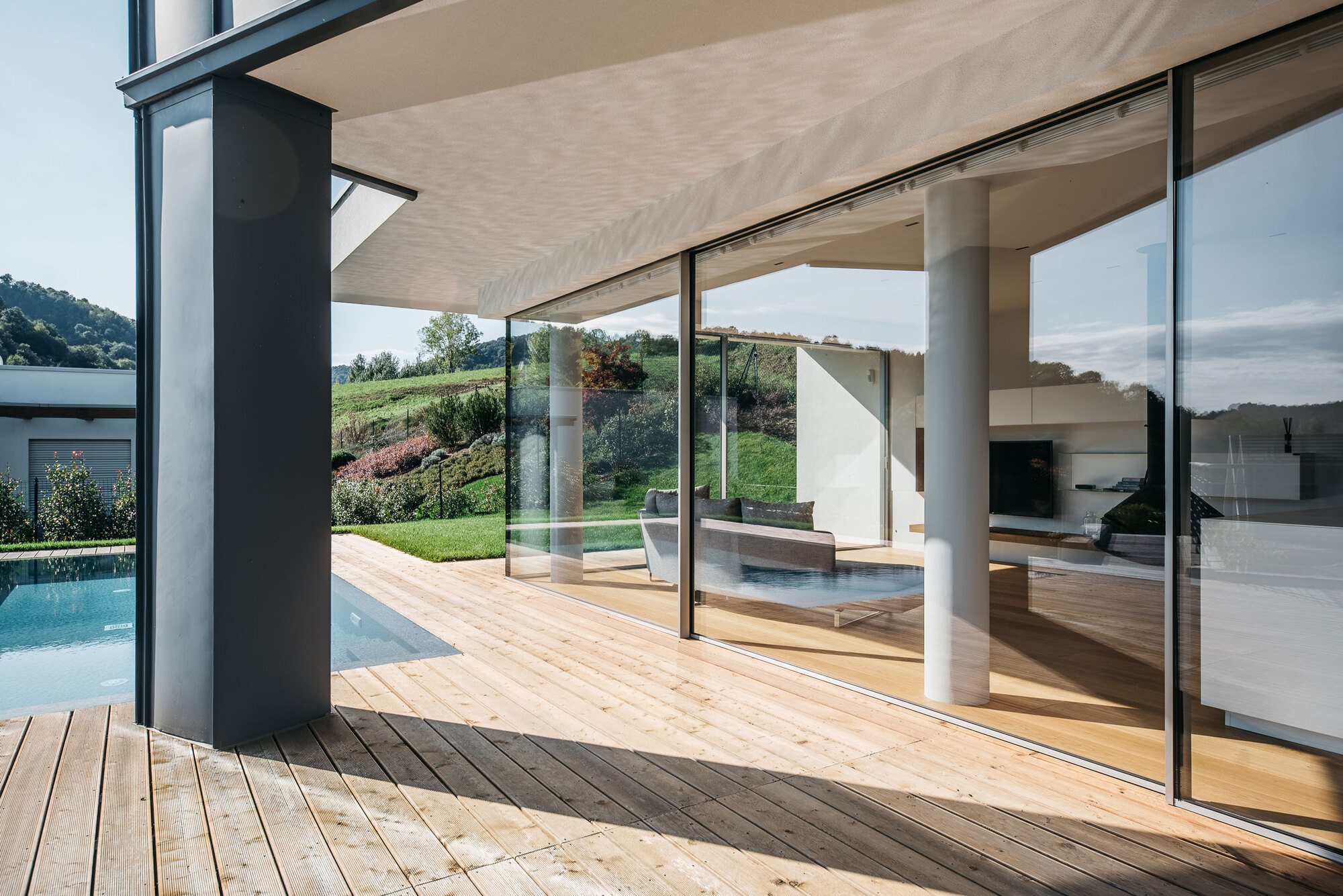 Gallery of How Minimal Window Frames Maximize Light, Views and ...