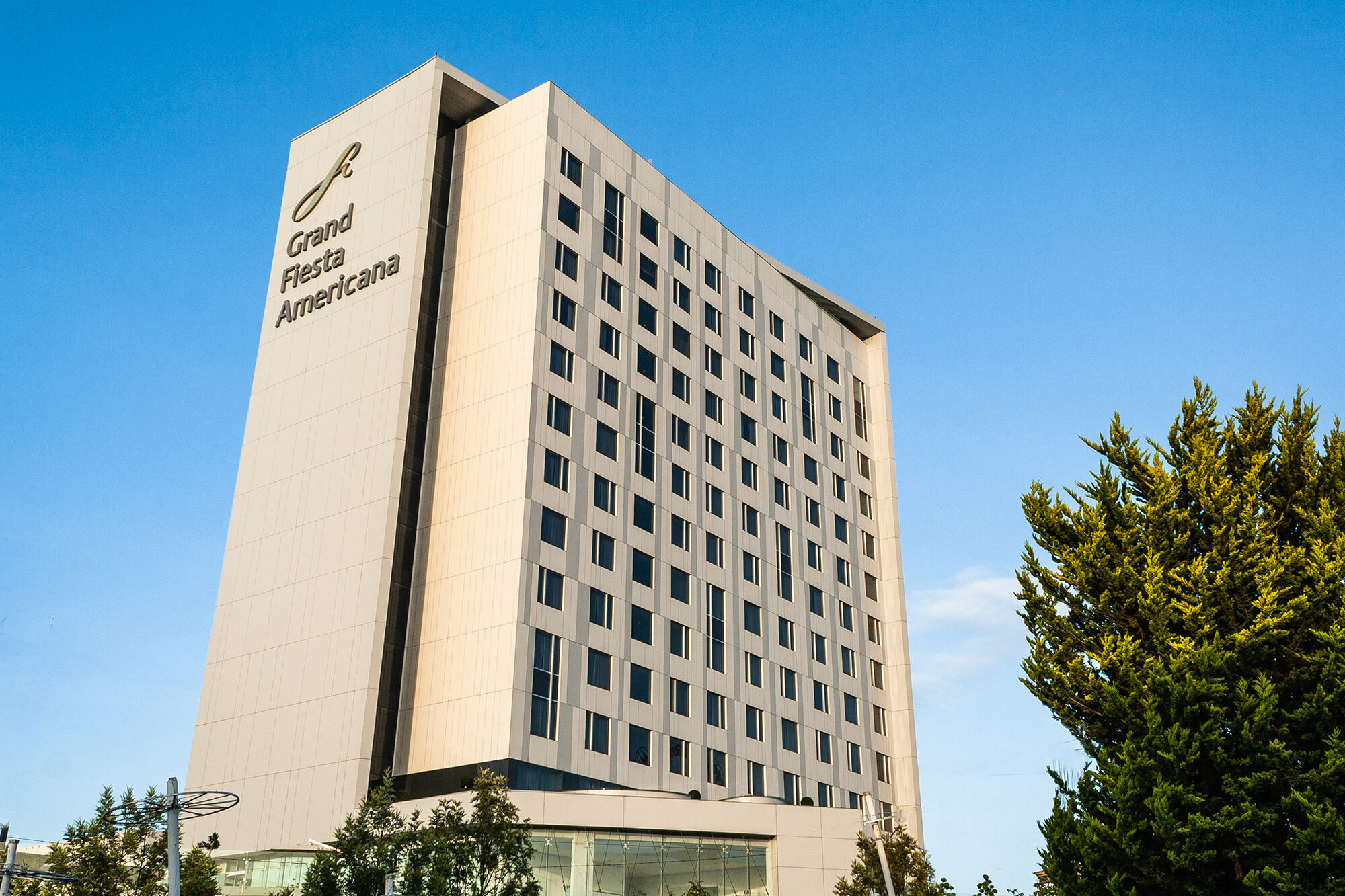 Galería de Fachadas de paneles HPL en 3 hoteles en México - 6