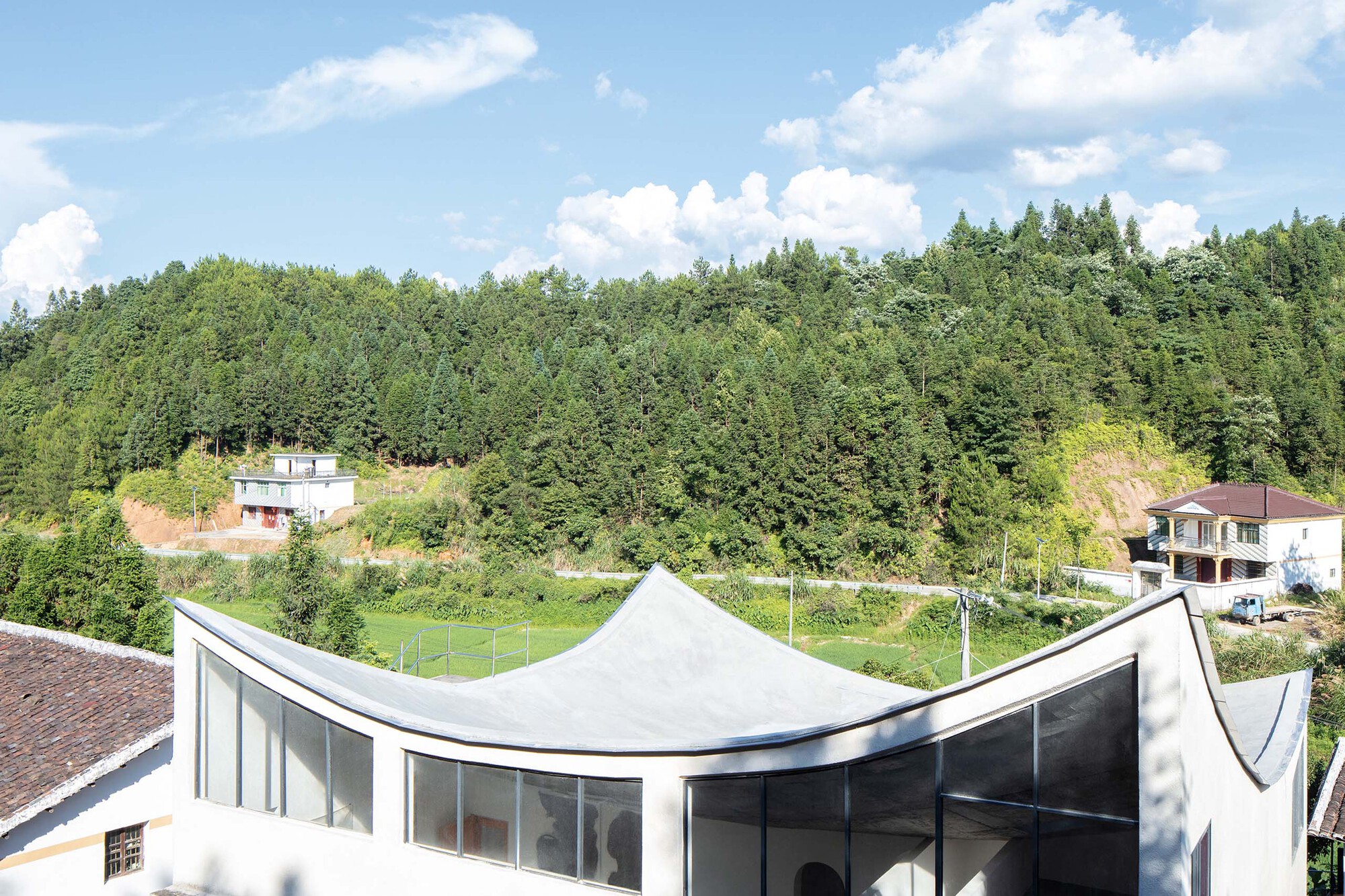 Gallery of A Rural Art Studio / Jumping House Lab - 12