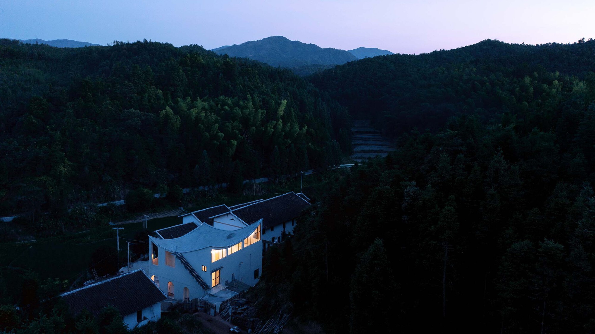 Gallery of A Rural Art Studio / Jumping House Lab - 31