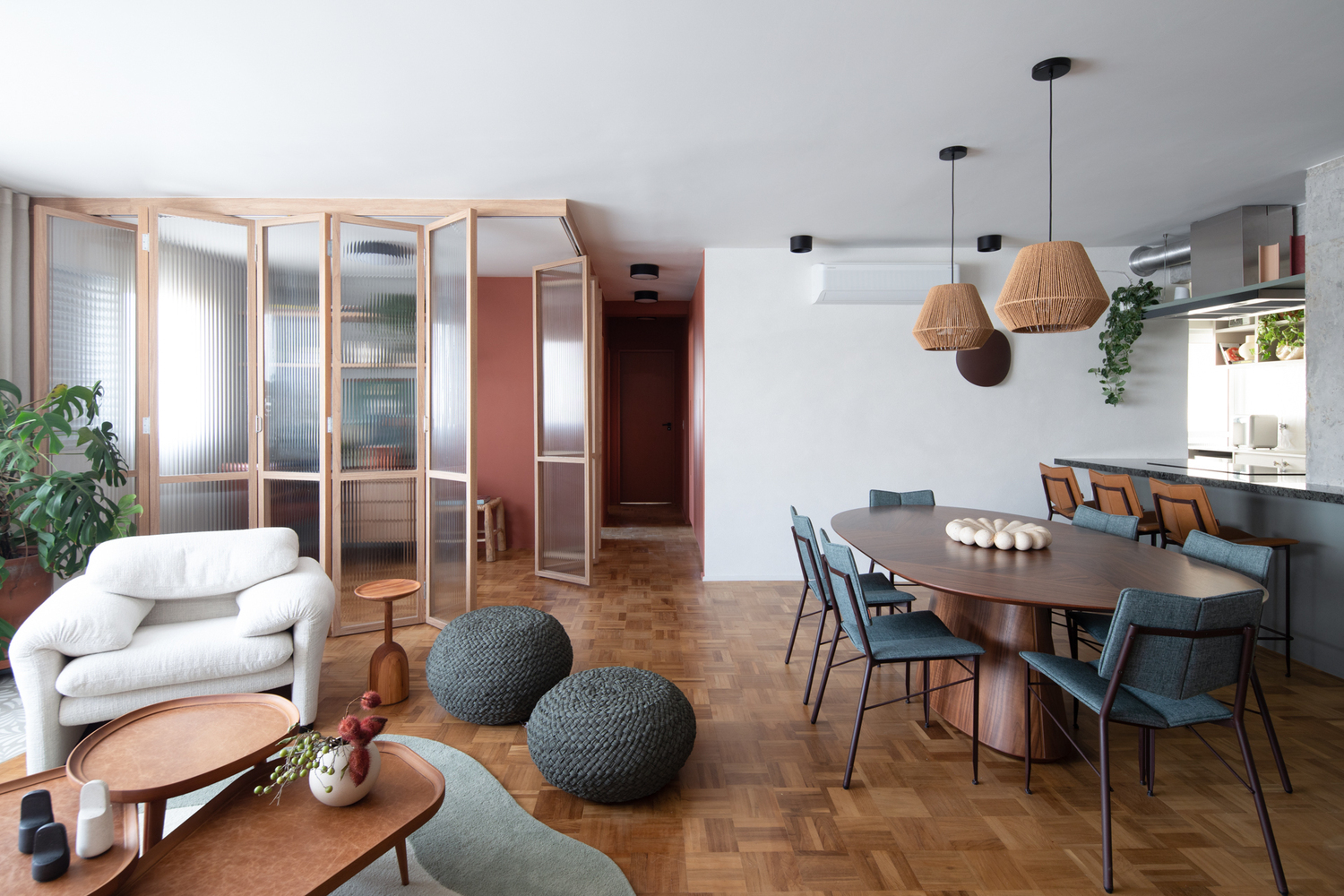 Gallery of How to Use Glass in Interior Spaces and Decoration - 8