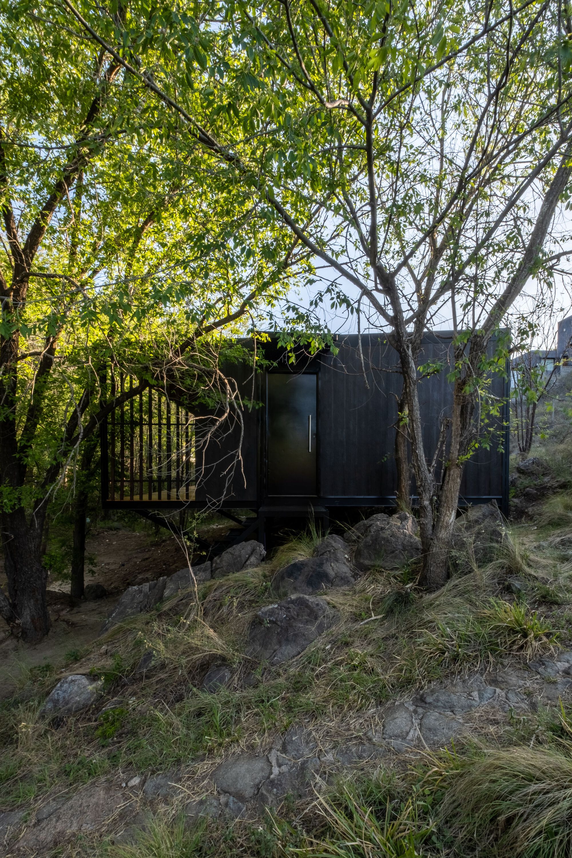 Gallery of Little House on the River / APS/ Pablo Senmartin arquitectos ...