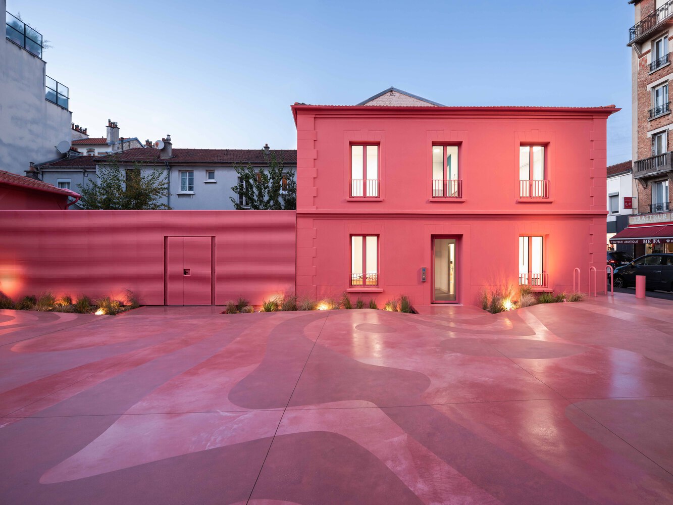 Gallery of Pantone Reveals Viva Magenta: a "Brave and Fearless Red" as ...