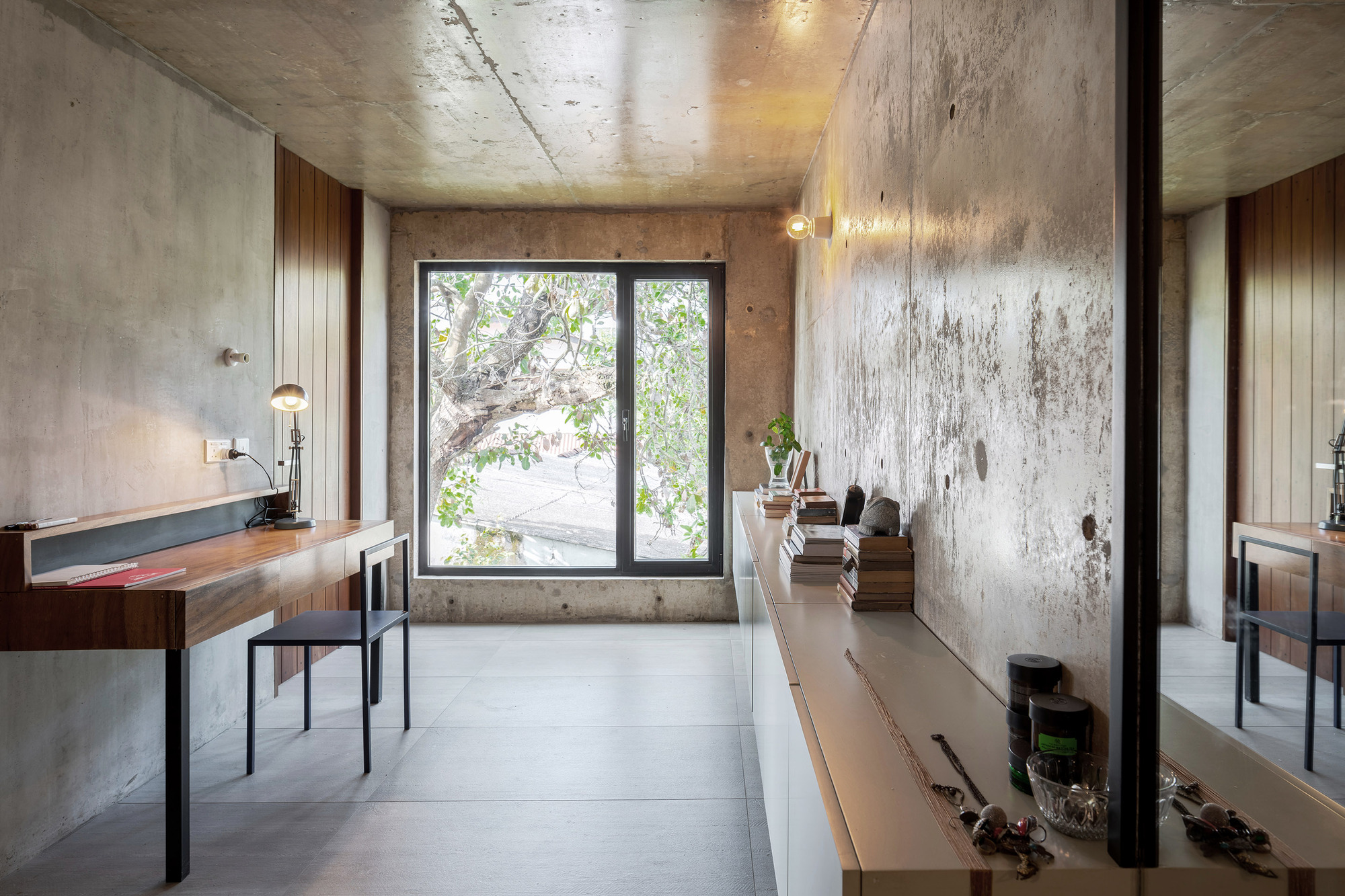 Gallery of Big Trees Small Plants House / Read Studio - 17