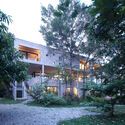Big Trees Small Plants House / Read Studio | ArchDaily