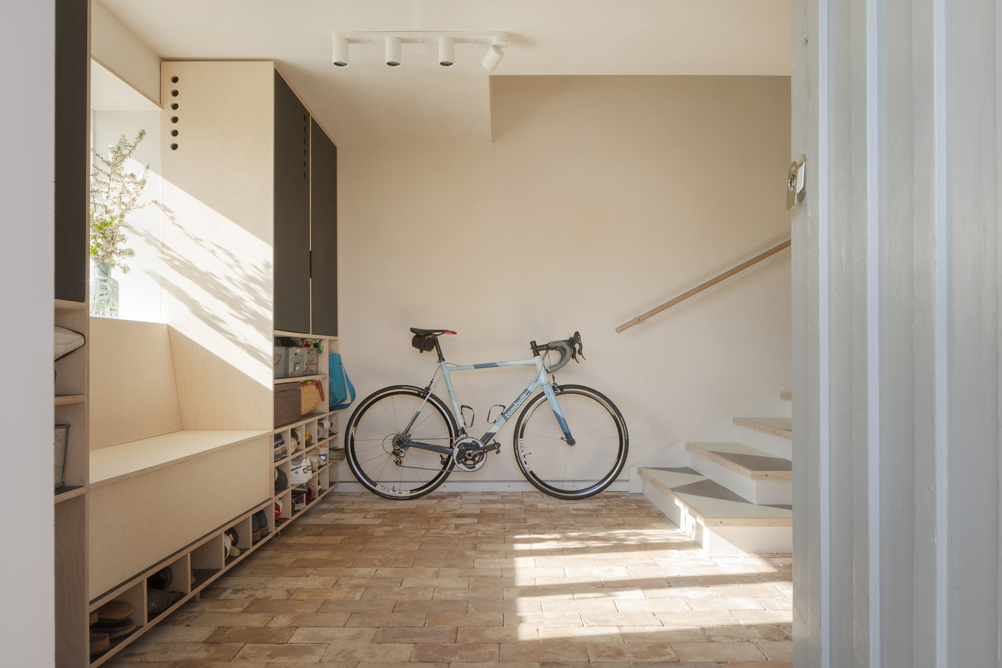 Galería de La Casa Roja de David Kohn se convierte en la Casa del Año ...