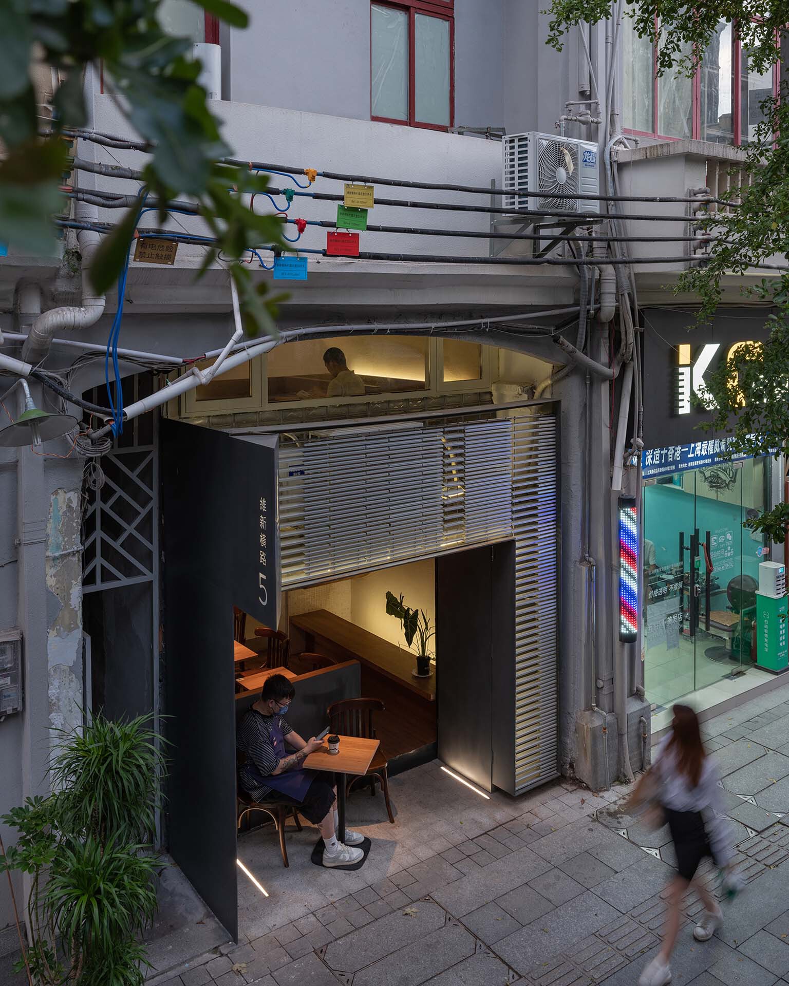 Gallery of Qualia Café / Atelier Waterside - 7