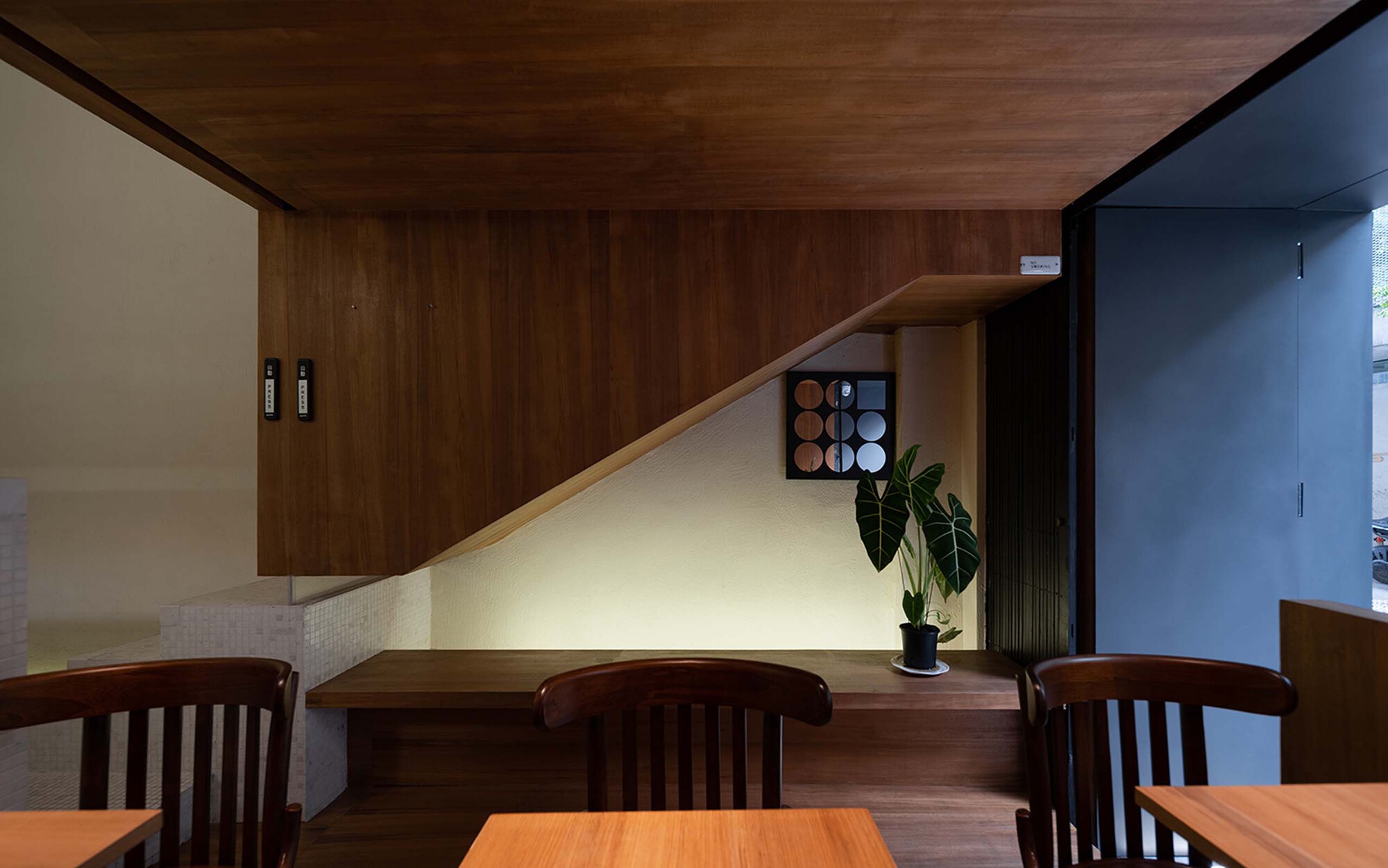 Gallery of Qualia Café / Atelier Waterside - 4