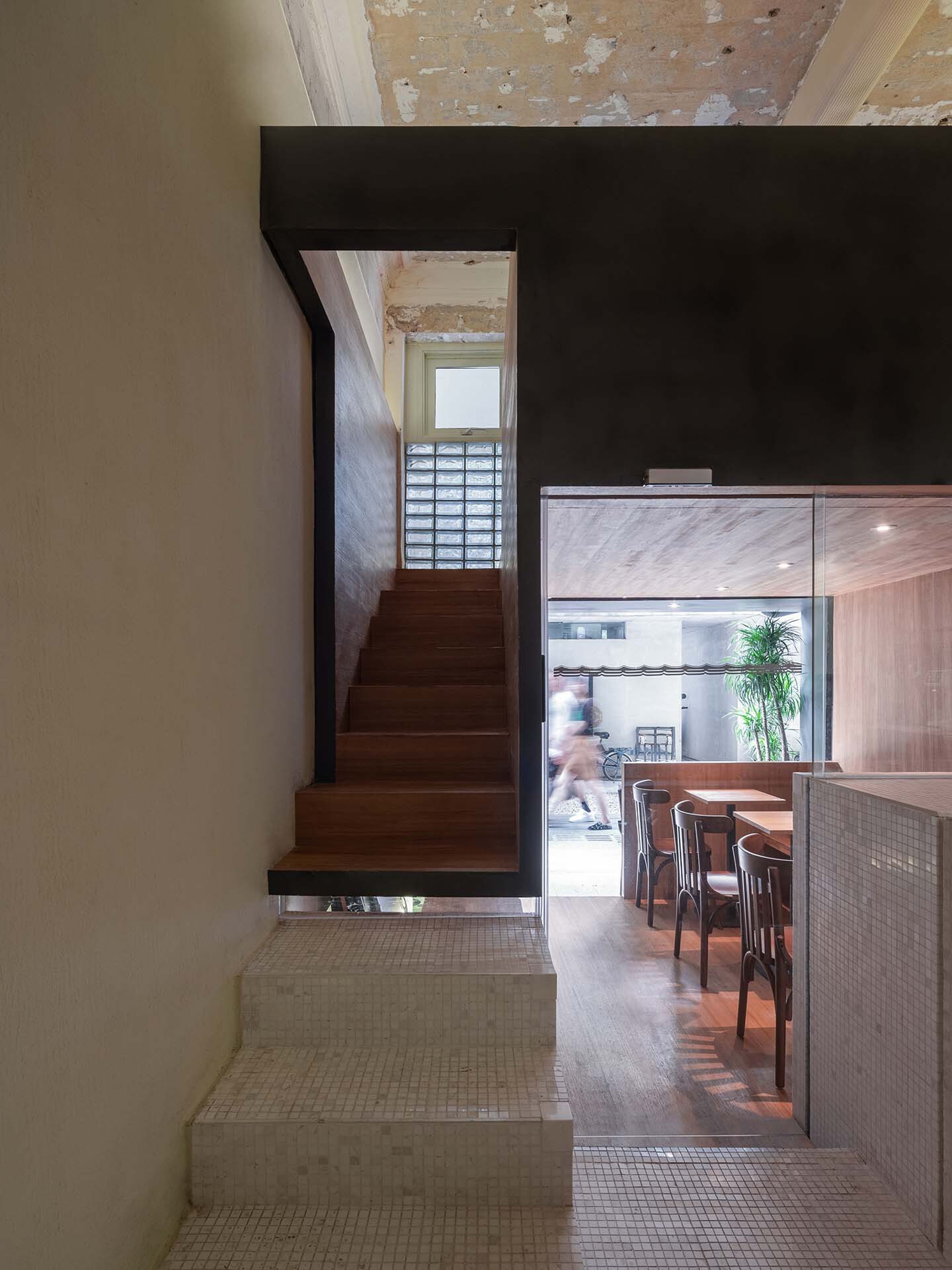 Gallery of Qualia Café / Atelier Waterside - 12