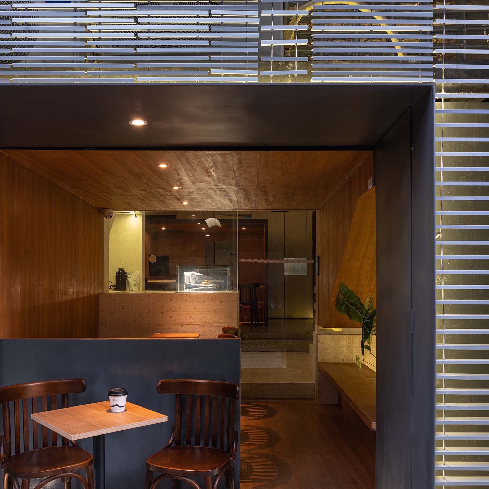 Gallery of Qualia Café / Atelier Waterside - 8
