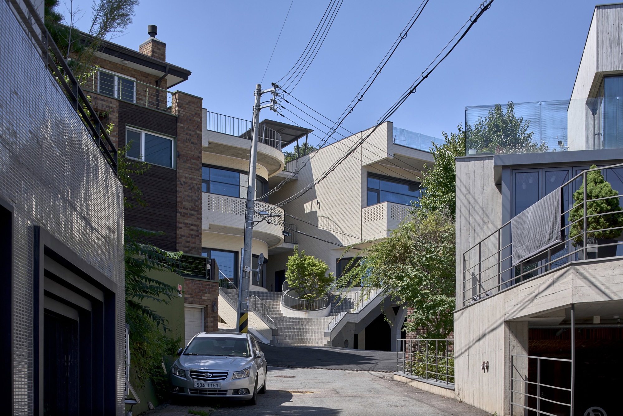 Gallery of Y2 Mixed Use Building / DAAL - 21