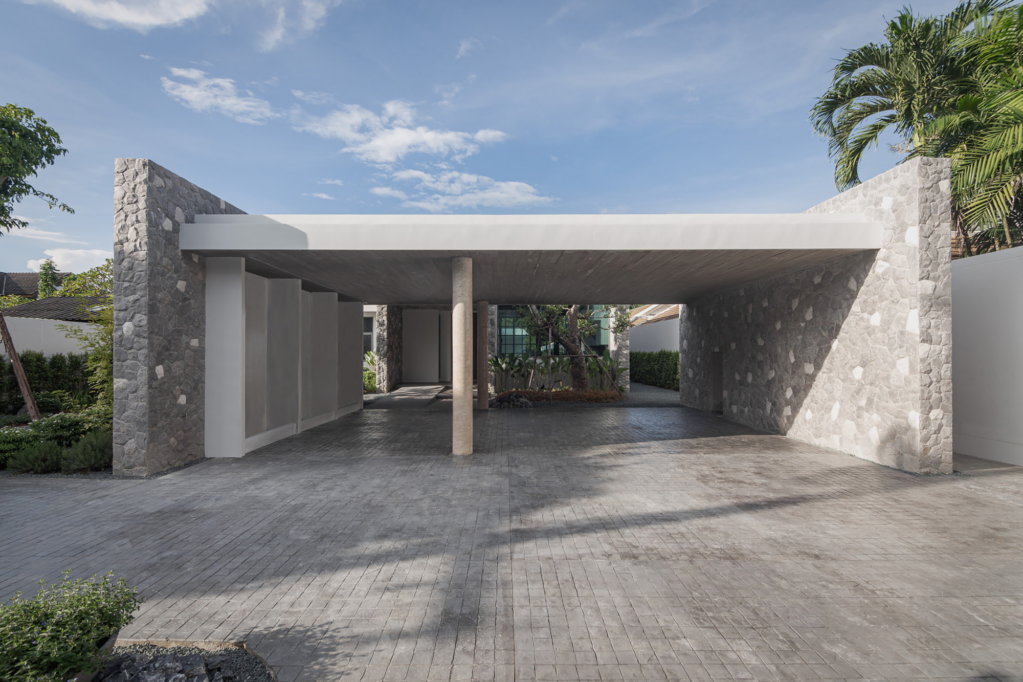 Gallery of TP House / 2929 Design Lab - 6