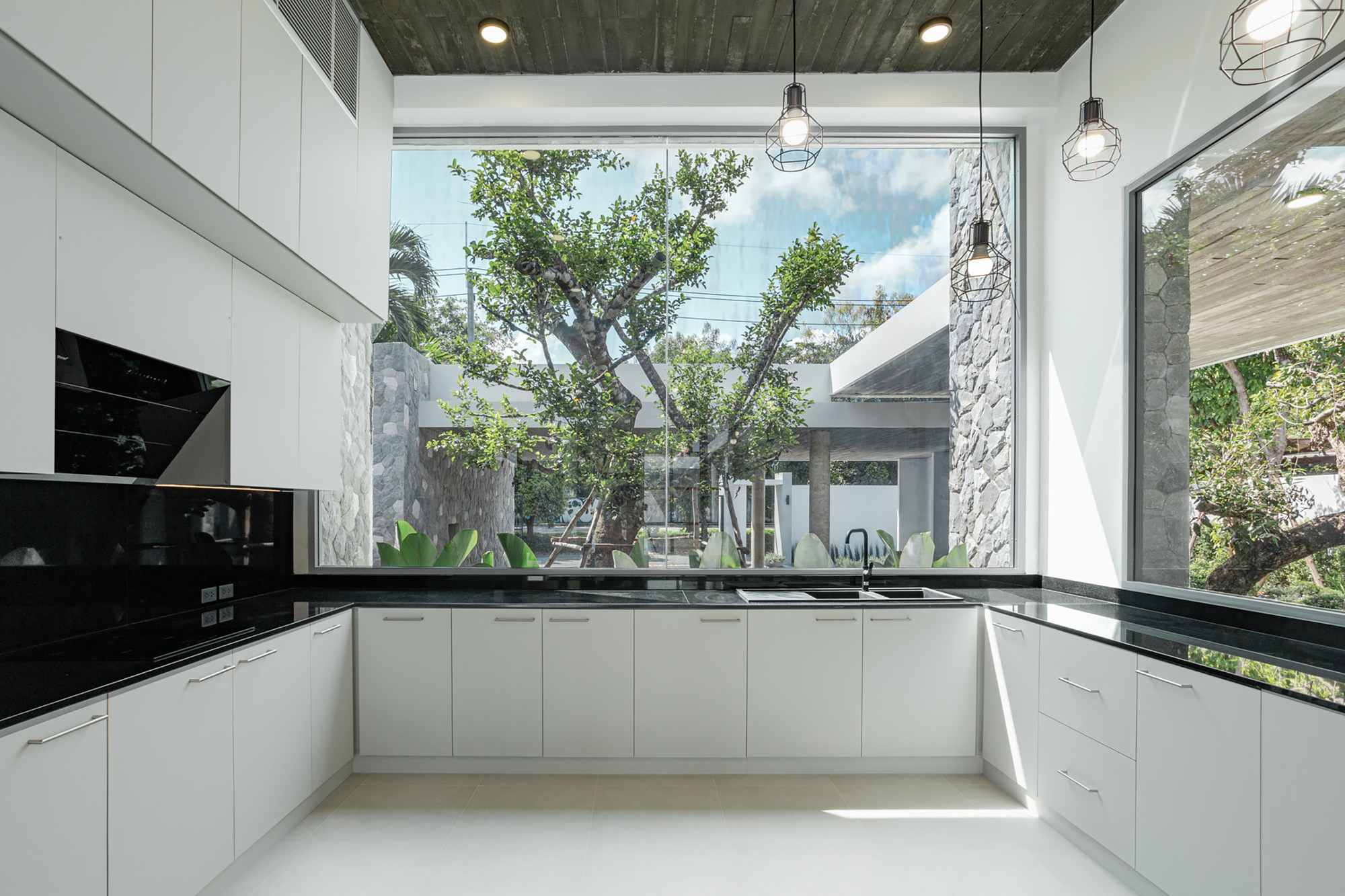 Gallery of TP House / 2929 Design Lab - 3