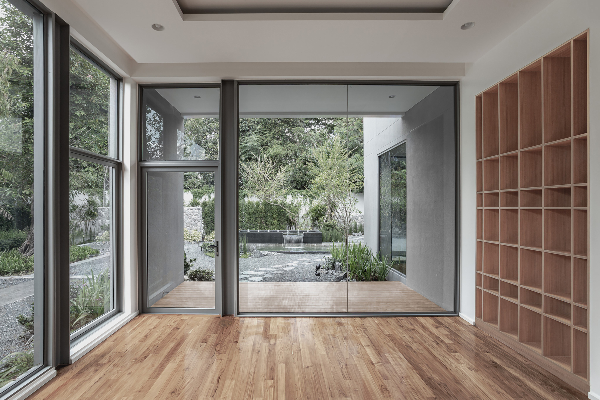 Gallery of TP House / 2929 Design Lab - 11