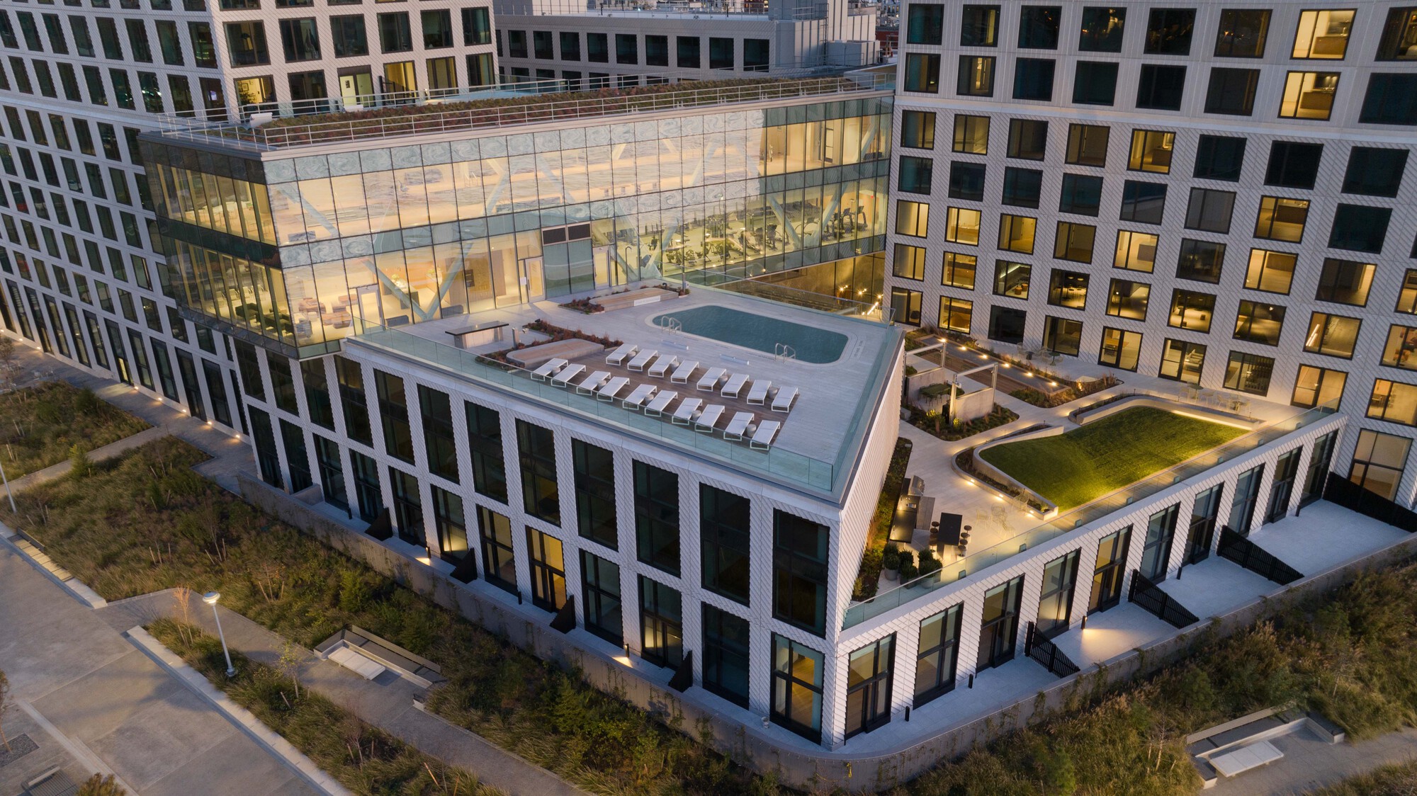 Gallery of Eagle + West (Greenpoint Landing Block D) / OMA / Jason Long ...