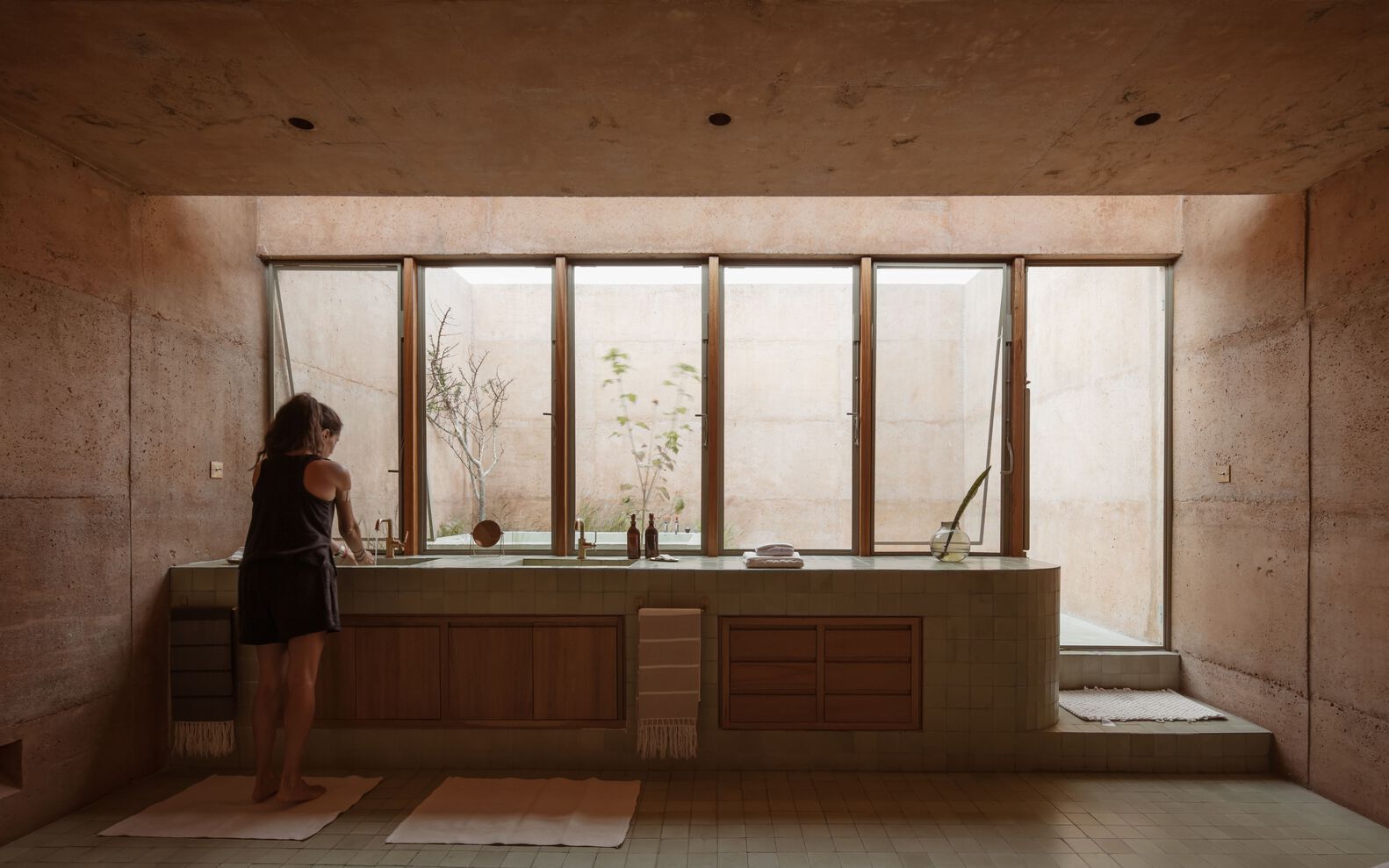 Gallery of Living on the Edge: Houses Adapted to Extreme Weather ...