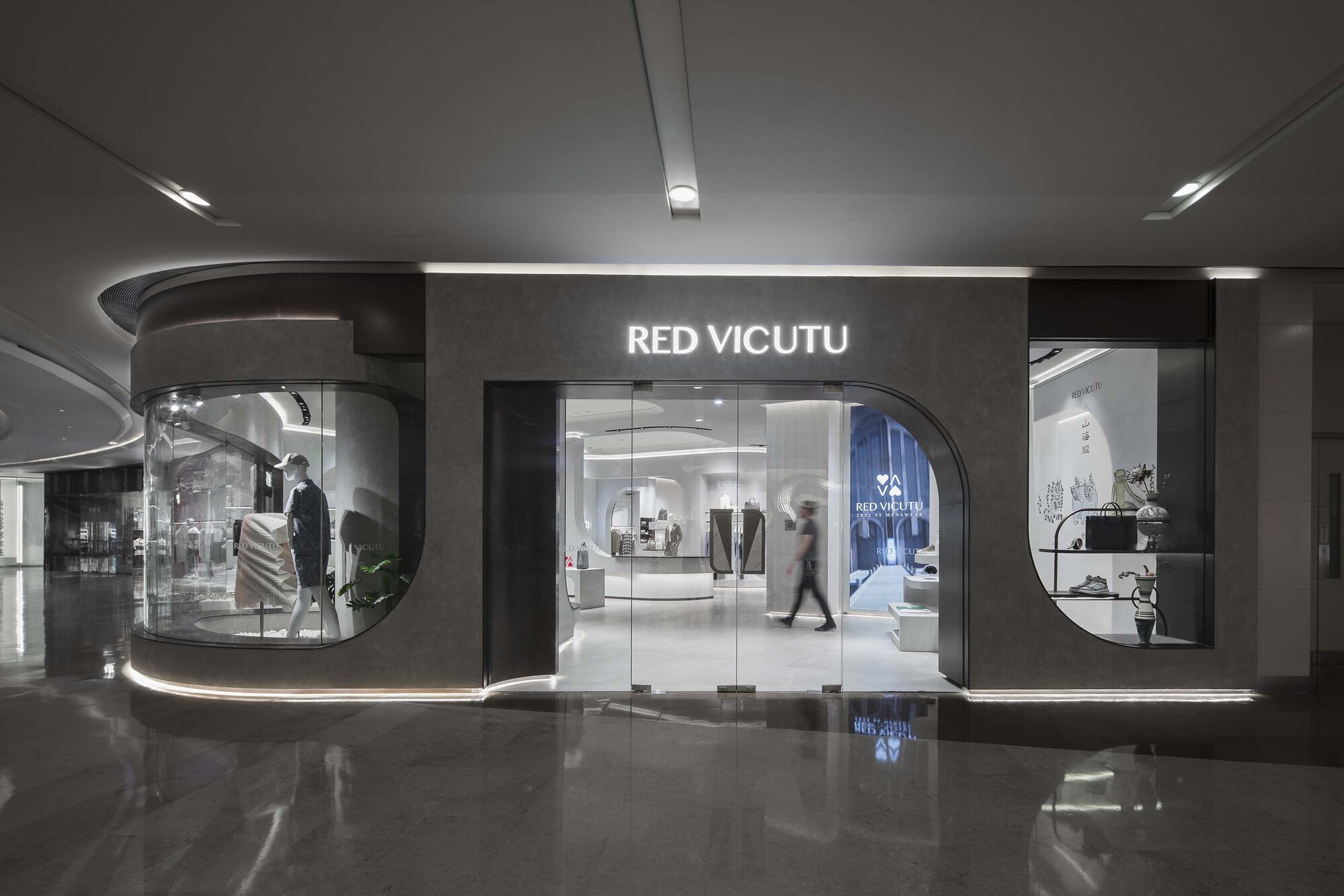 Gallery of Red Vicutu Concept Store Design / AntiStatics Architecture - 2