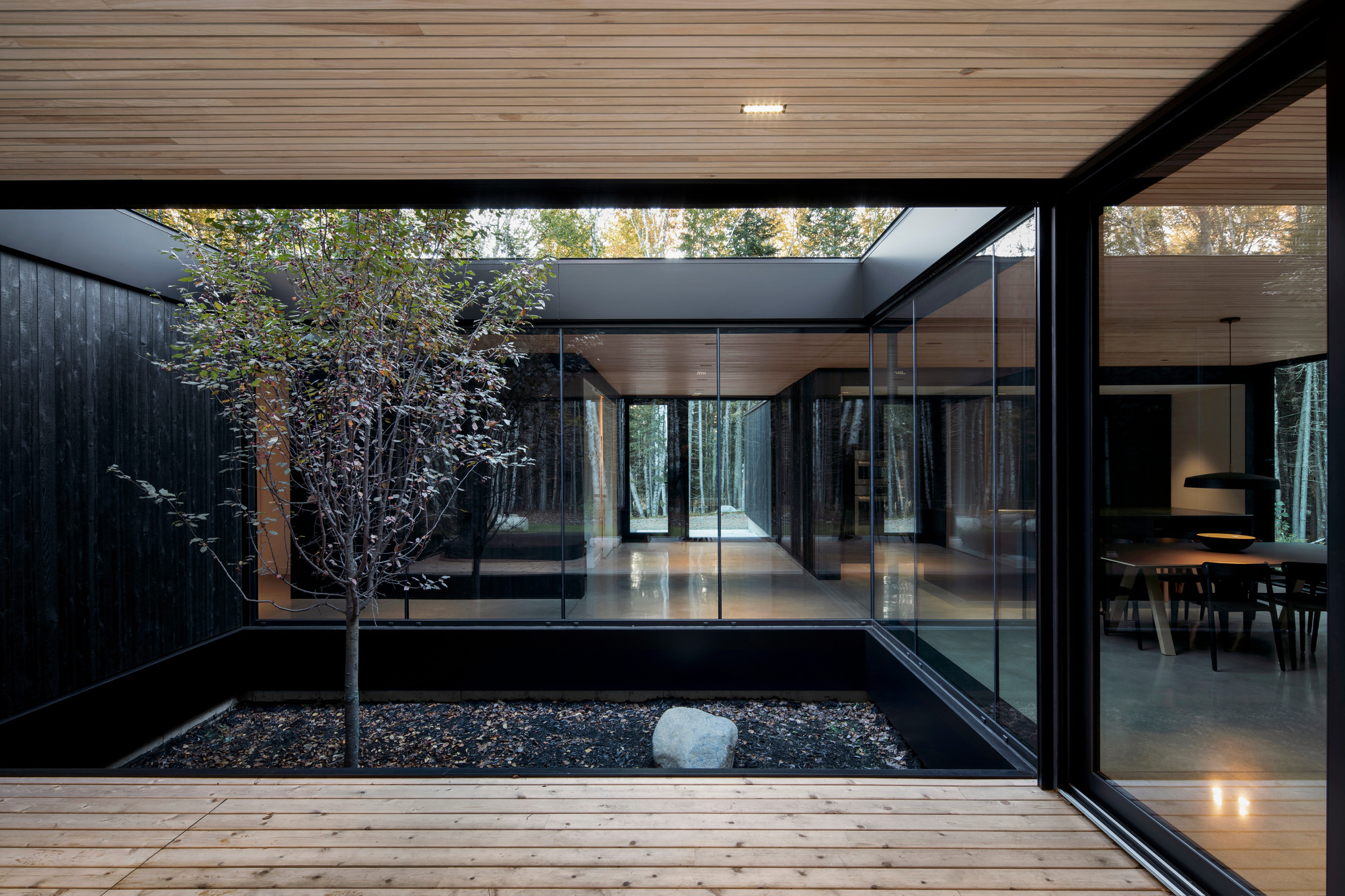 Gallery of Apple Tree House / ACDF Architecture - 20