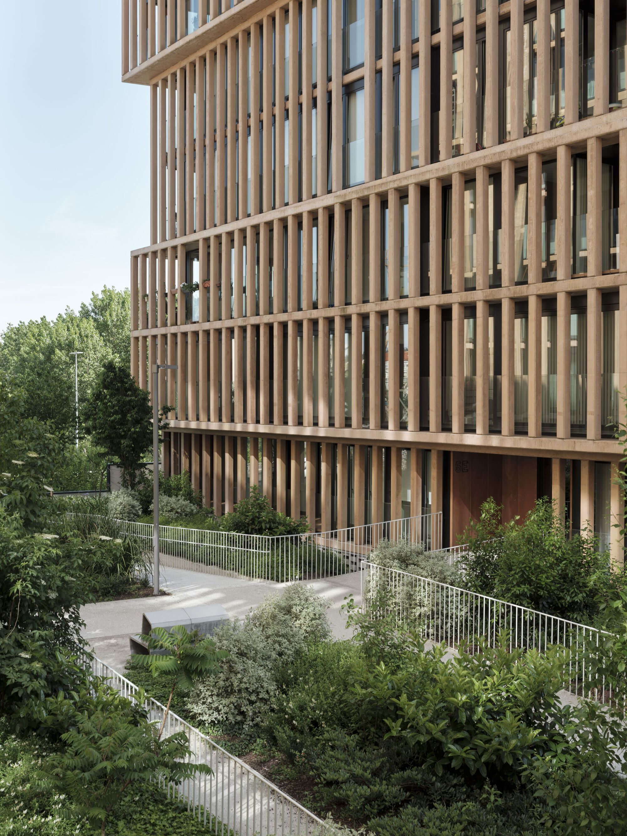 Galería de Conjunto Cornes Espacio Residencial / Carbajo Barrios ...