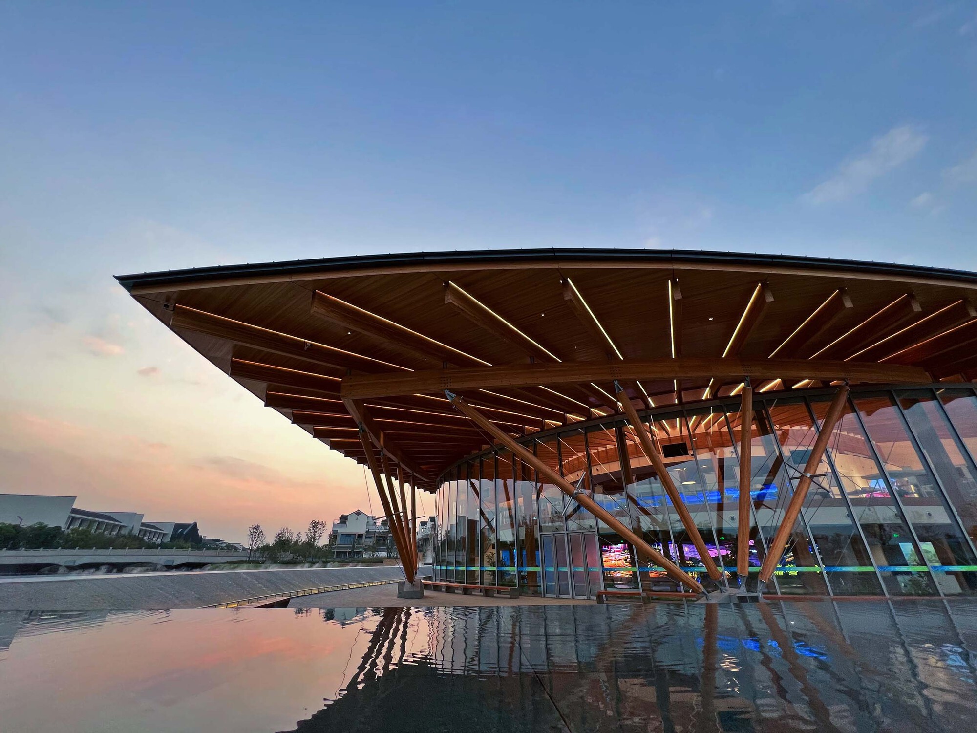 Gallery of Floating Leaf Office Building/ GREEN ARCHITECTS - 12