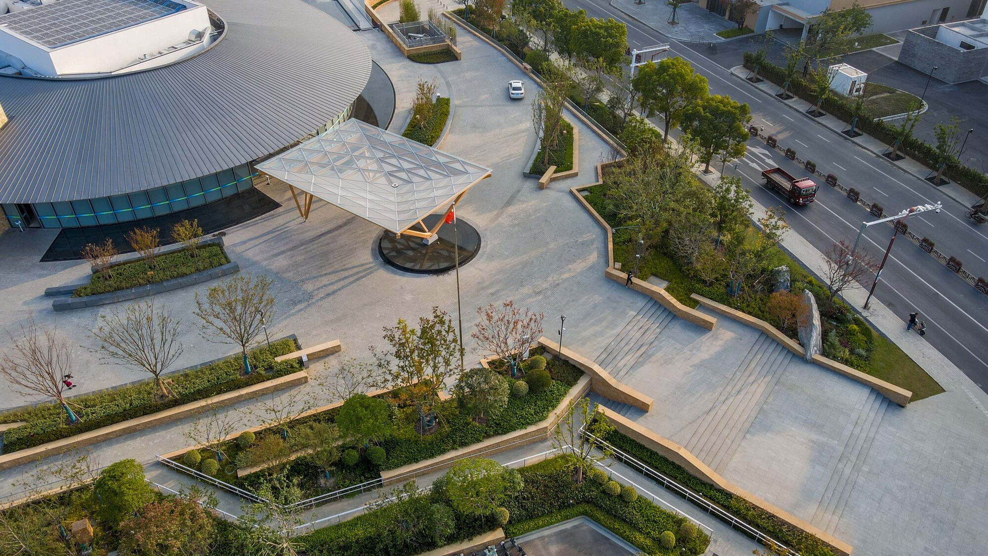 Gallery of Floating Leaf Office Building/ GREEN ARCHITECTS - 28