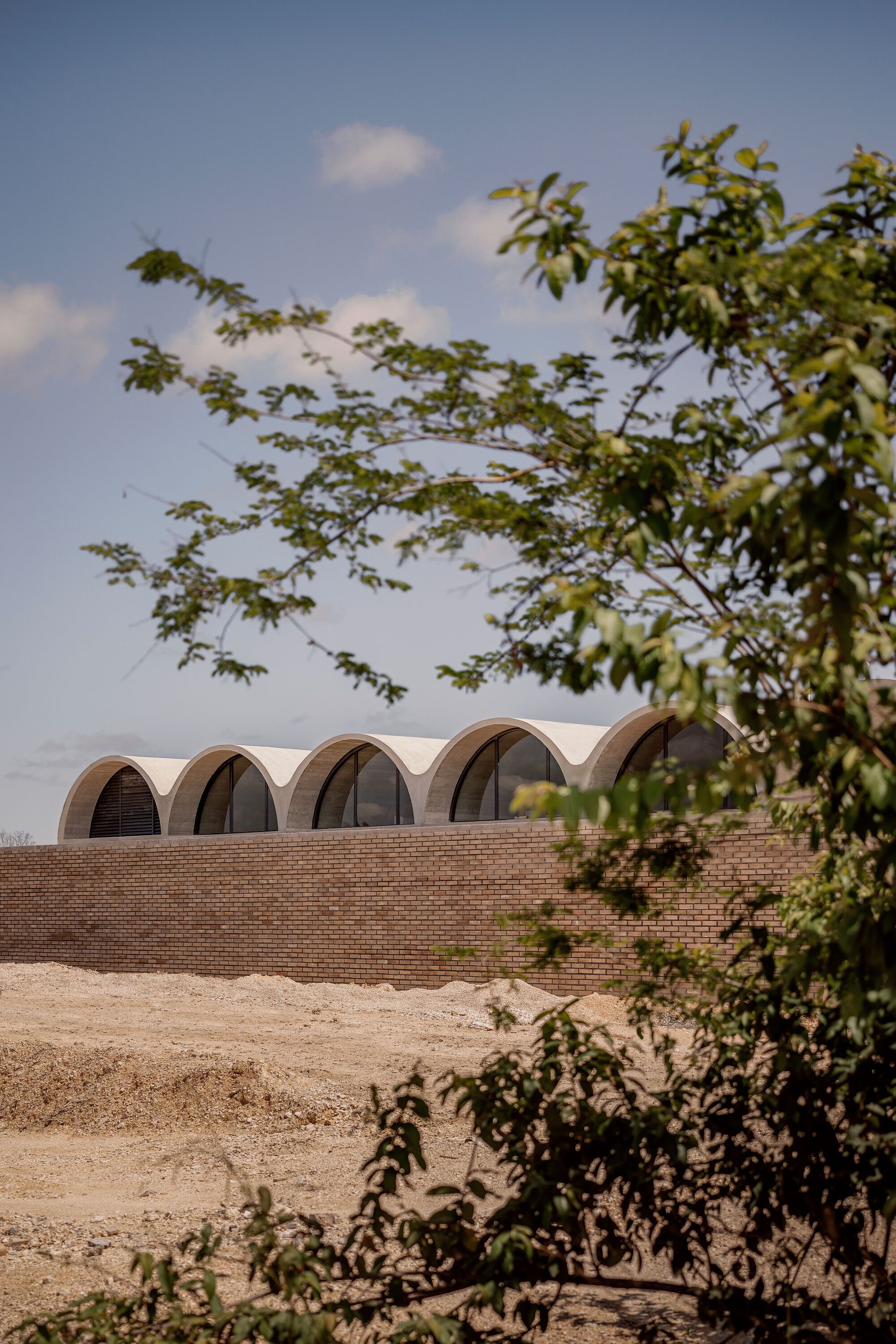 Gallery of N1 Health Center / Kiltro Polaris Arquitectura + JC Arquitectura - 2
