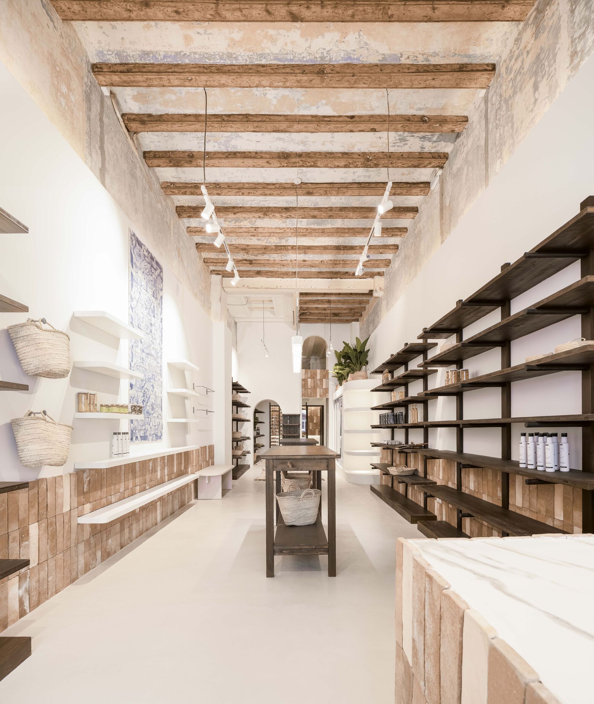 Gallery of Tienda La Cofradia / Berd Studio - 6
