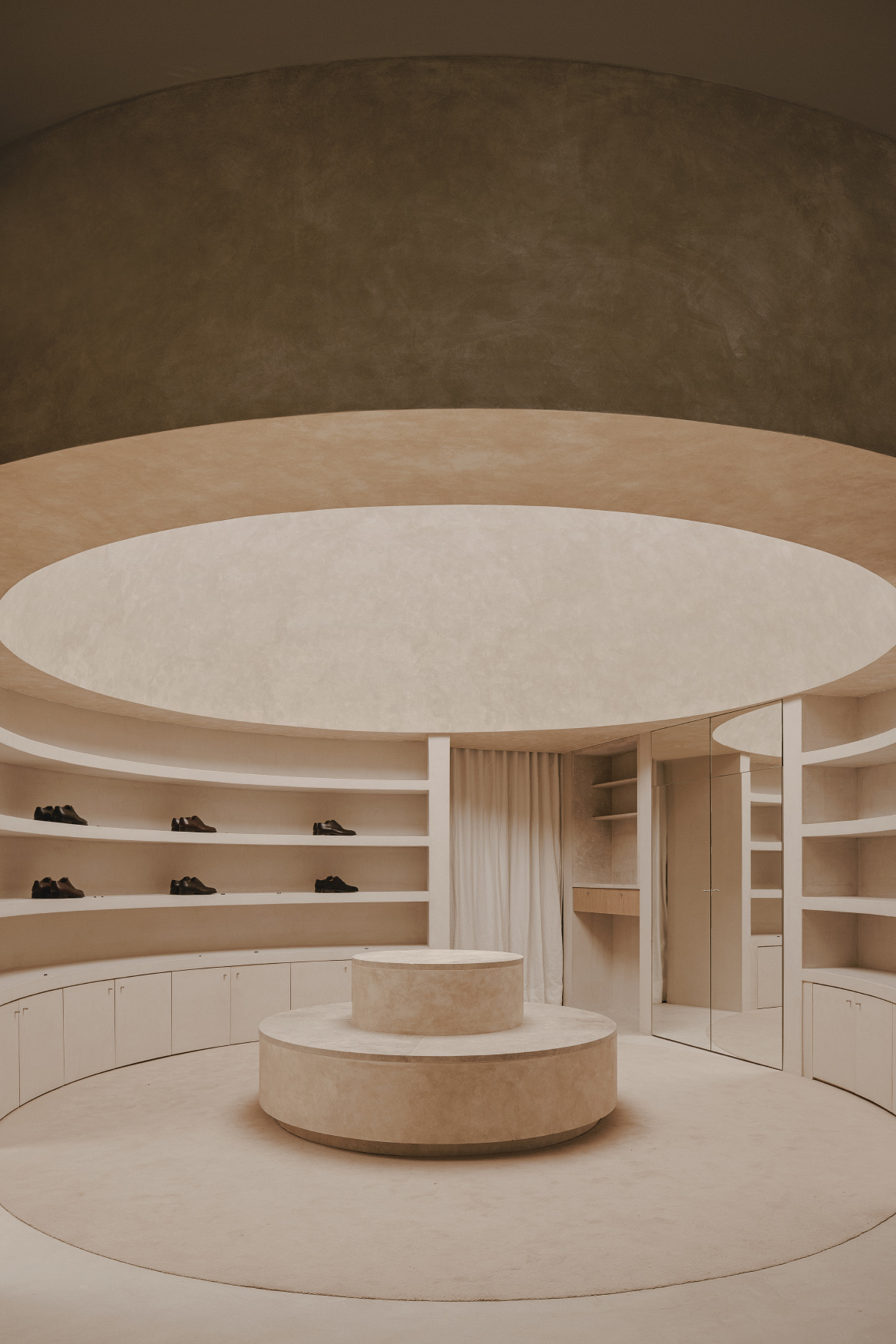 Gallery of Diplomatic Store / Estudio DIIR - 13