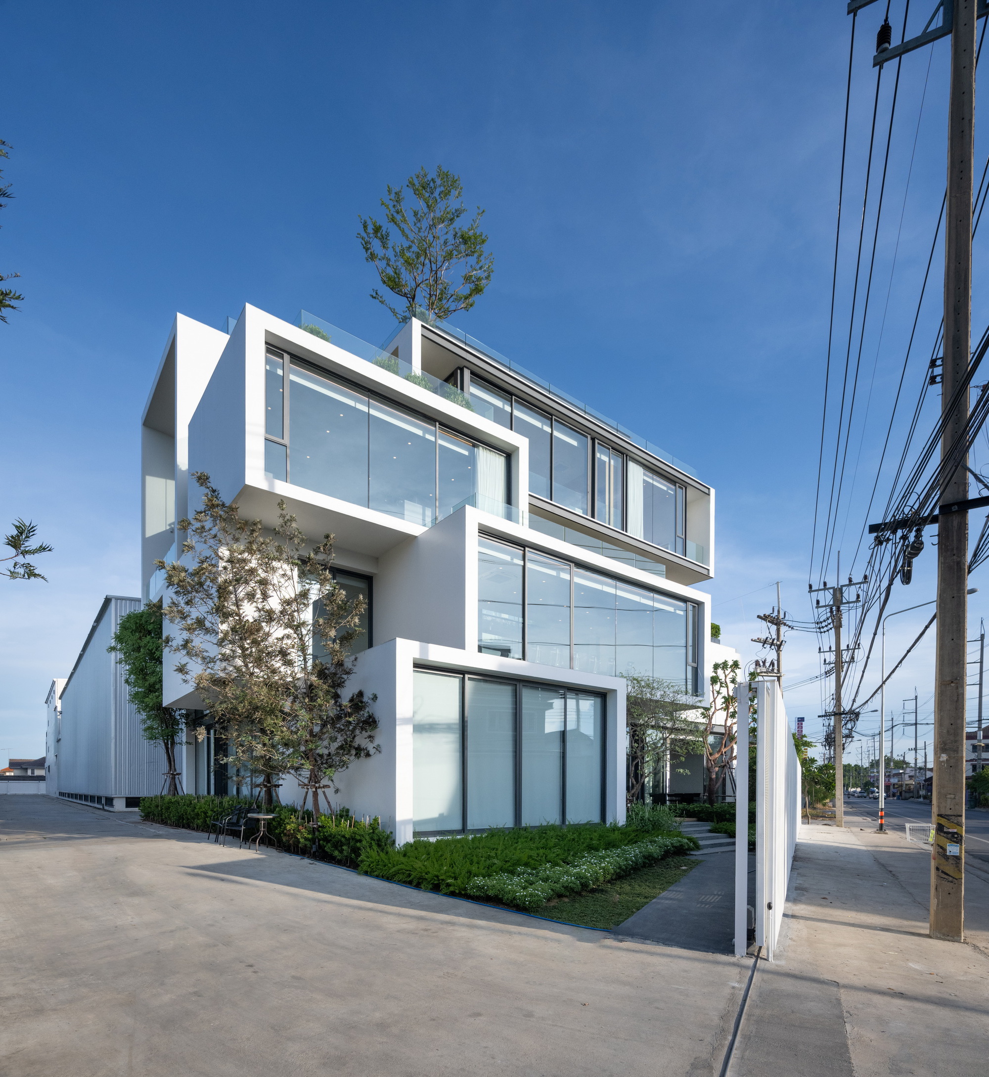 Gallery of Residence Kongkaherb / V2in Architects - 8