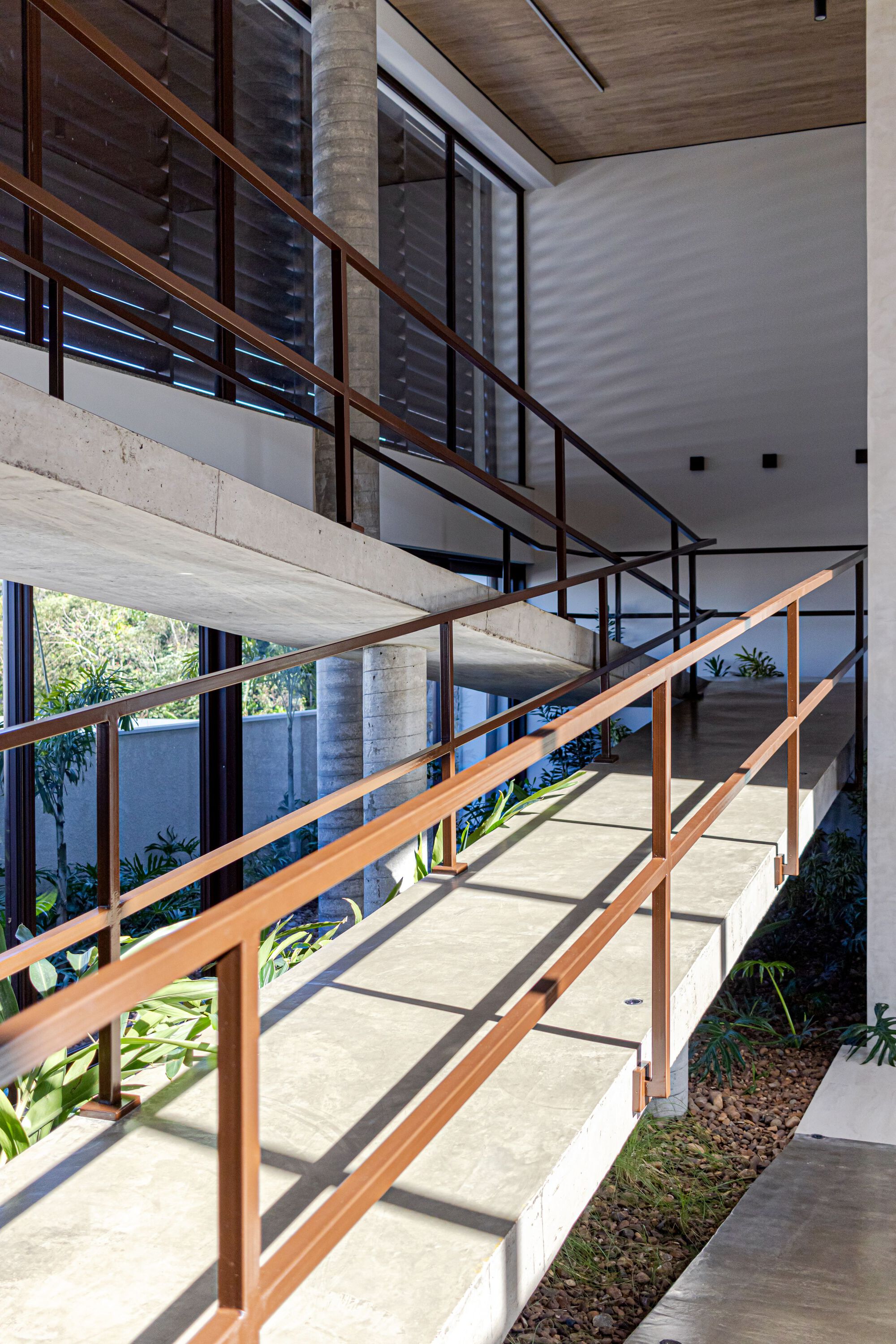 Galería de Casa rampa / Coelho Neto Arquitetura - 10