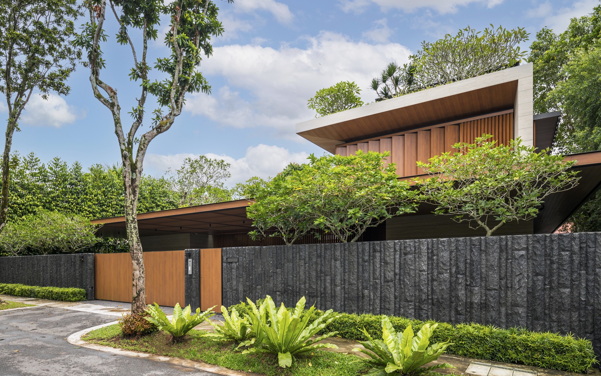 Gallery of Forgetting Time House / Wallflower Architecture + Design - 21