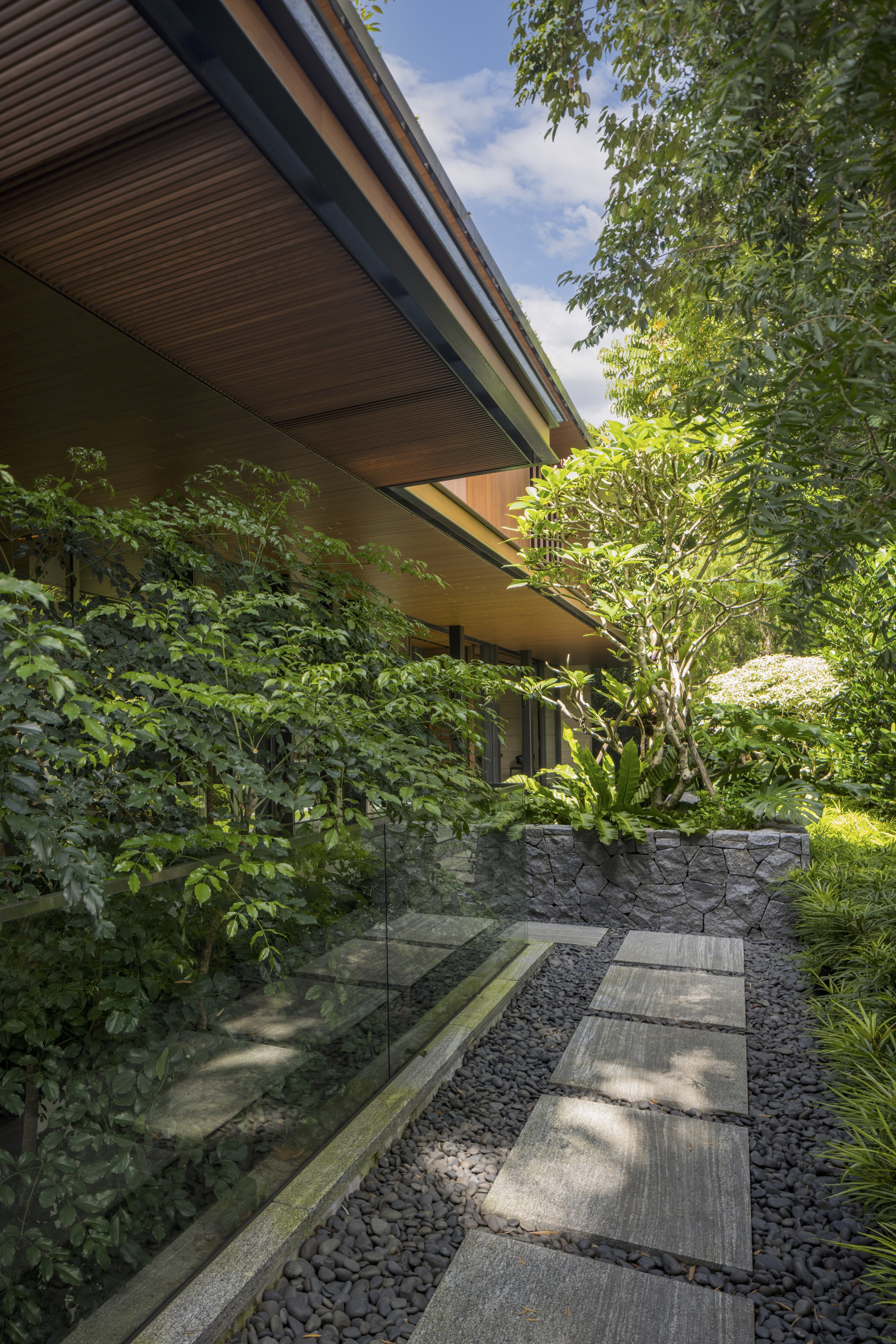 Gallery of Forgetting Time House / Wallflower Architecture + Design - 18