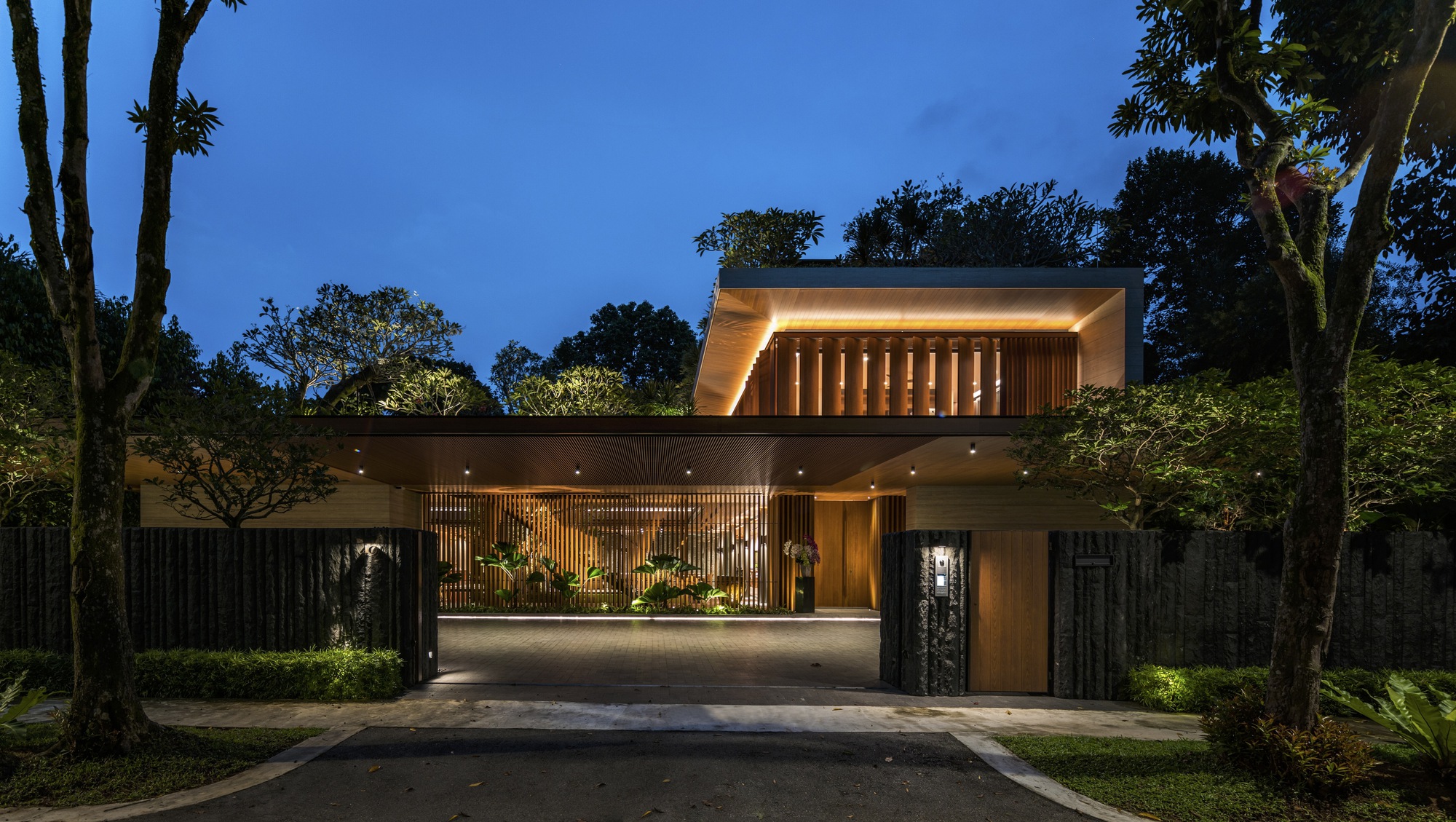 Gallery of Forgetting Time House / Wallflower Architecture + Design - 23