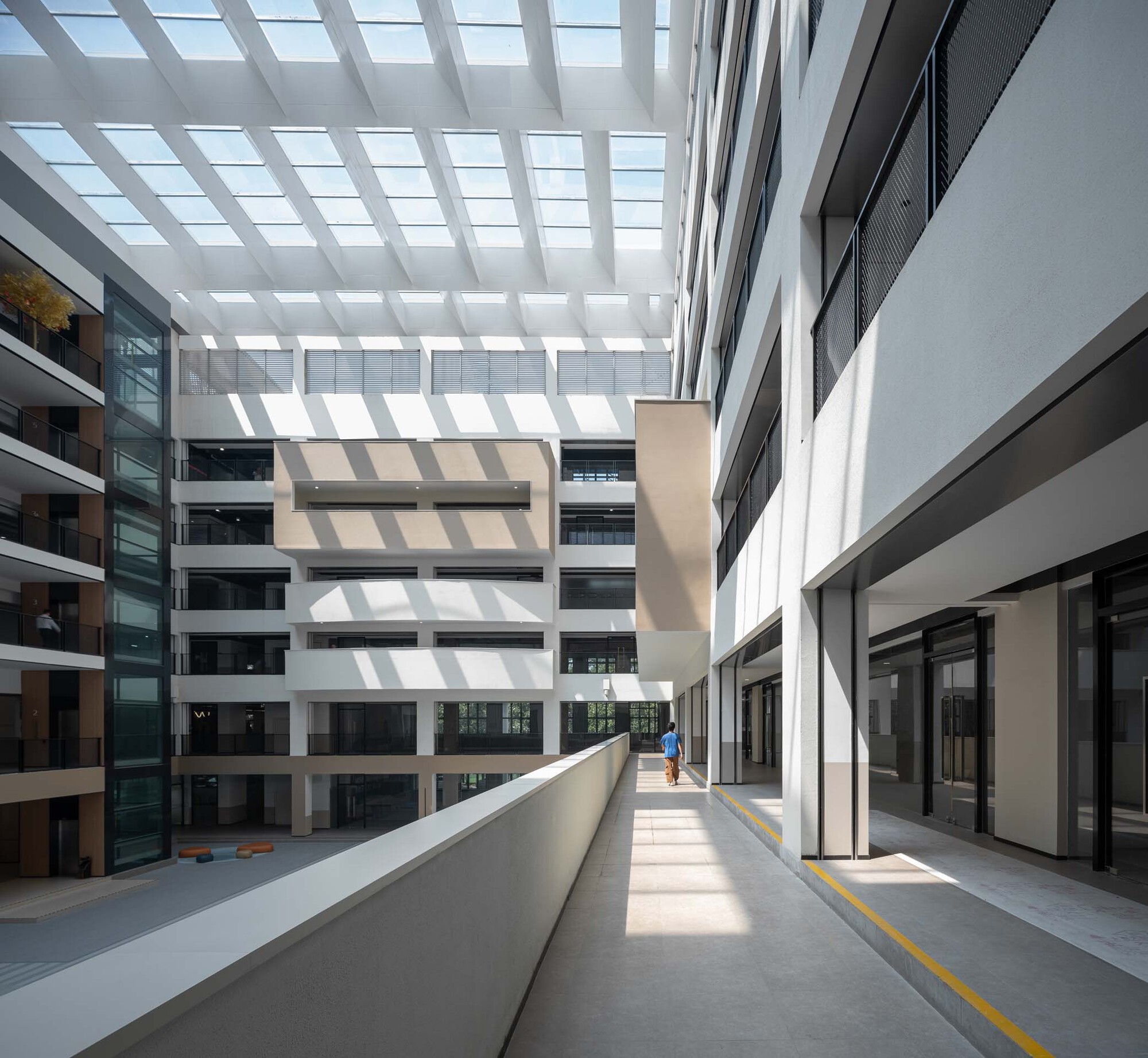 Gallery of Nanjing Normal University Xuanwu Science Park / DUTS design - 22