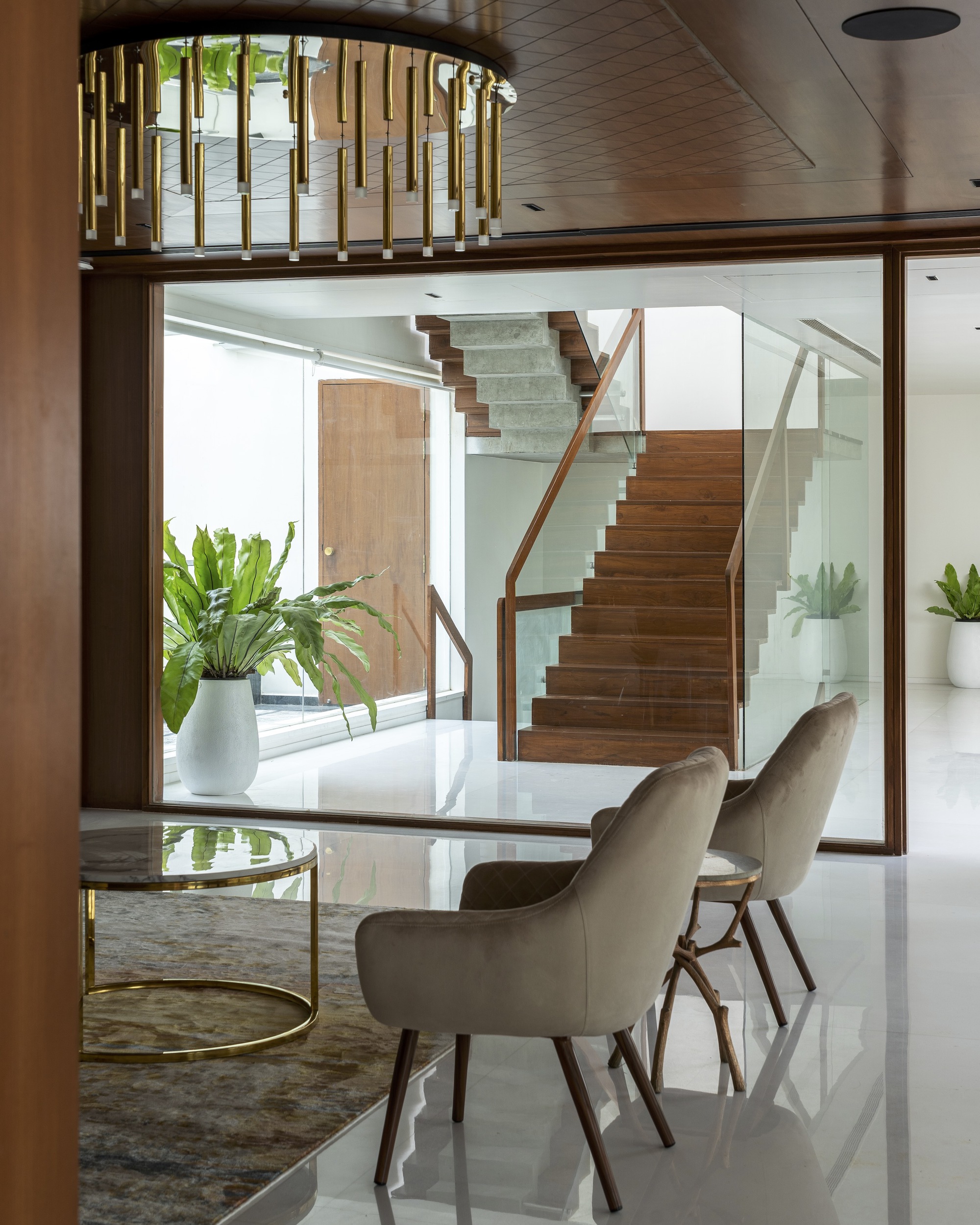 Gallery of Through the Layers House / Mawi Design - 12