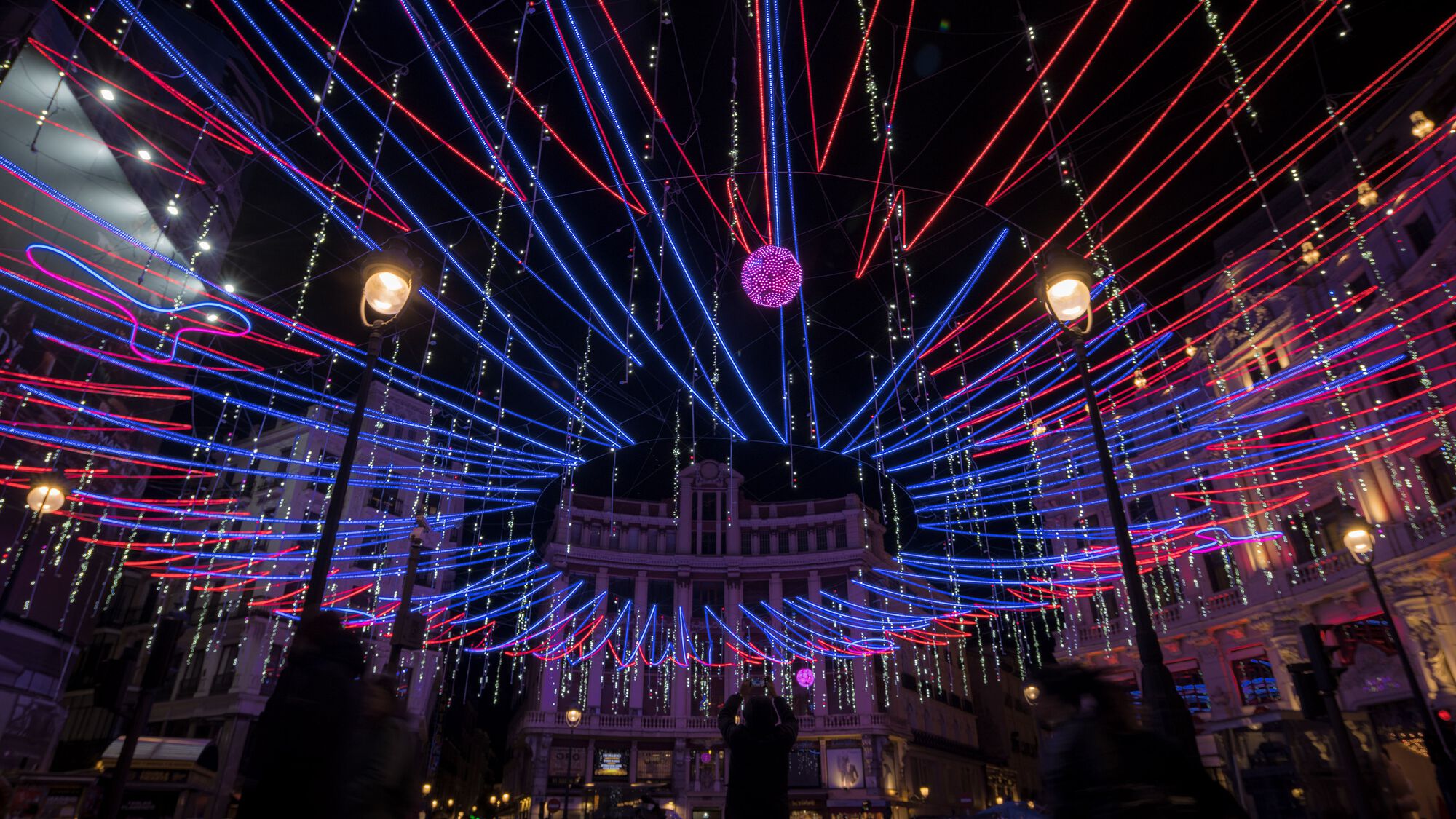 Gallery of IRIS Light Installation / Brut Deluxe - 14