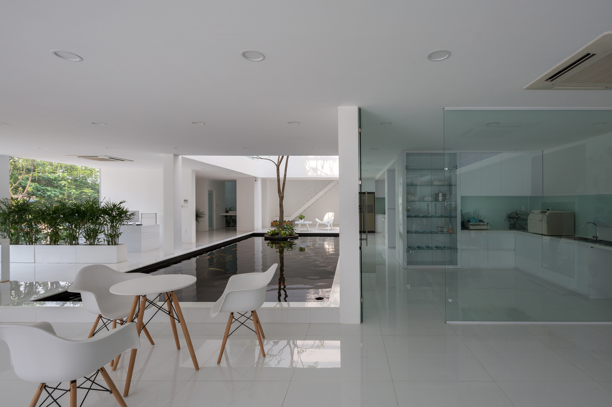 Gallery of Nha Khoa Nu Cuoi Viet Dental Clinic / BHA studio - 15