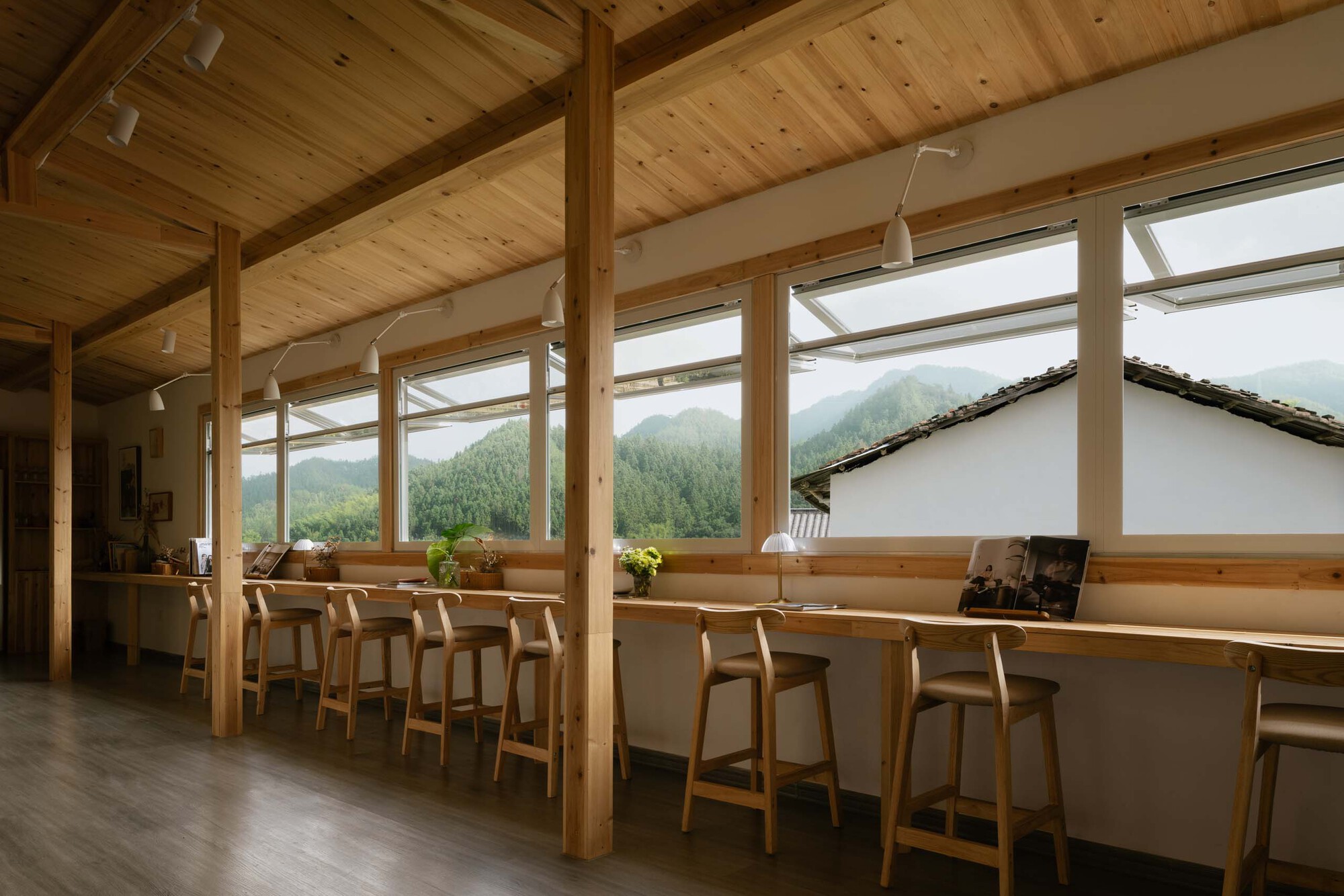 Gallery of Yaoli Village Courier Station / SuiPingYiLi Architecture ...